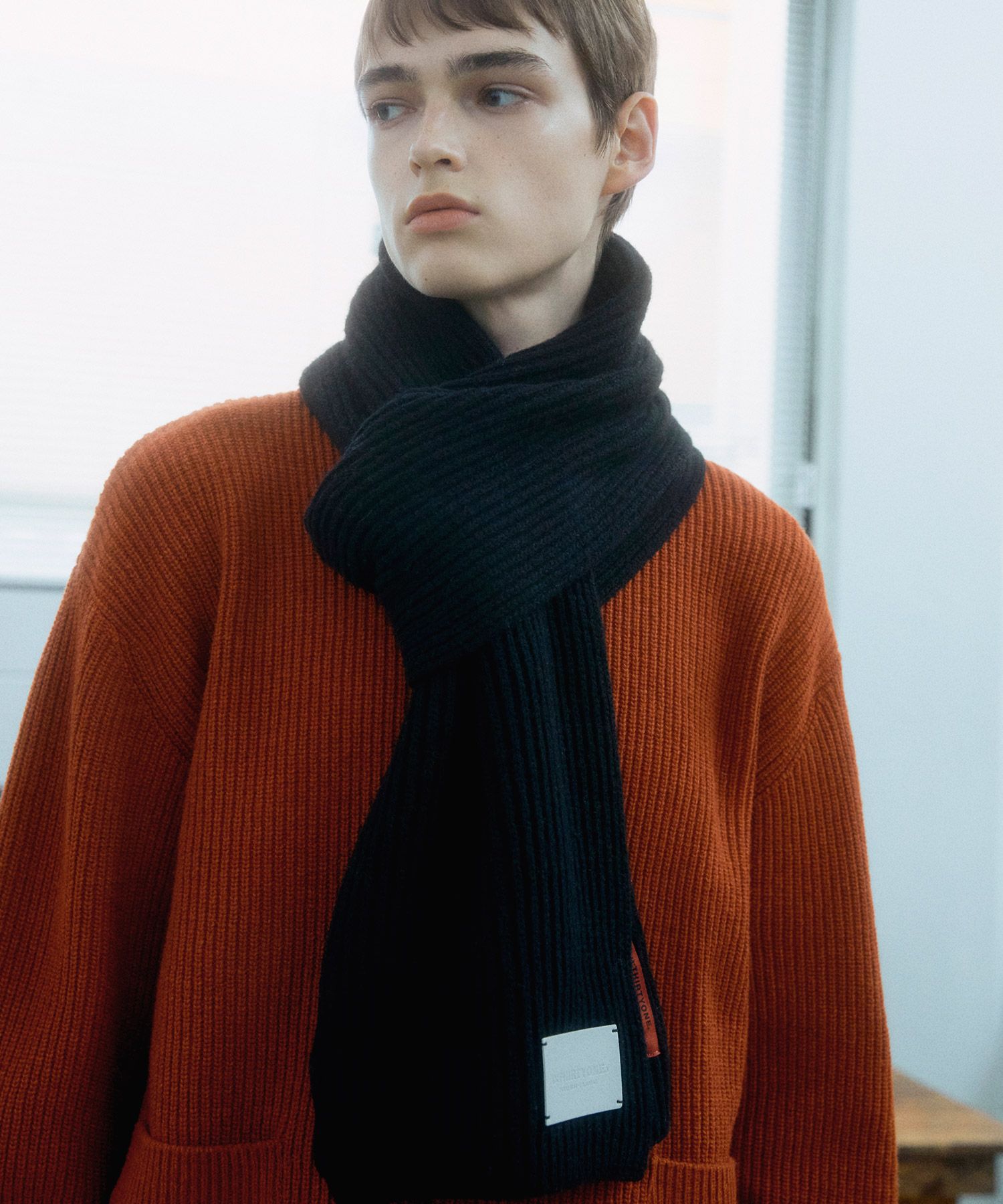 MUSINSA | D:THIRTYONE Eco-Leather Patch Wool Muffler_Black