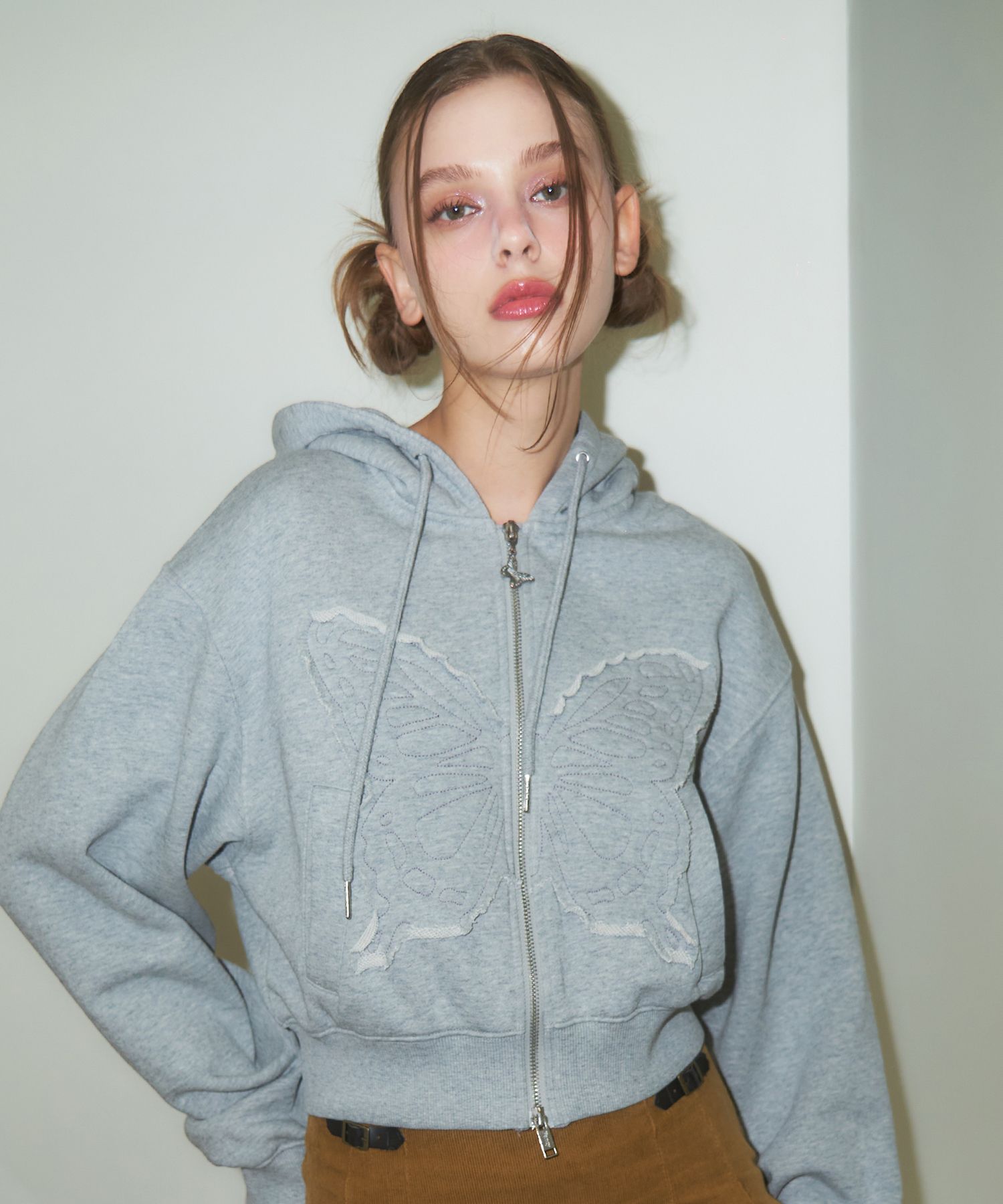 MUSINSA公式 | FANCY CLUB [NF] Wiz patch crop hood zip-up (LIGHT MELANGE ...