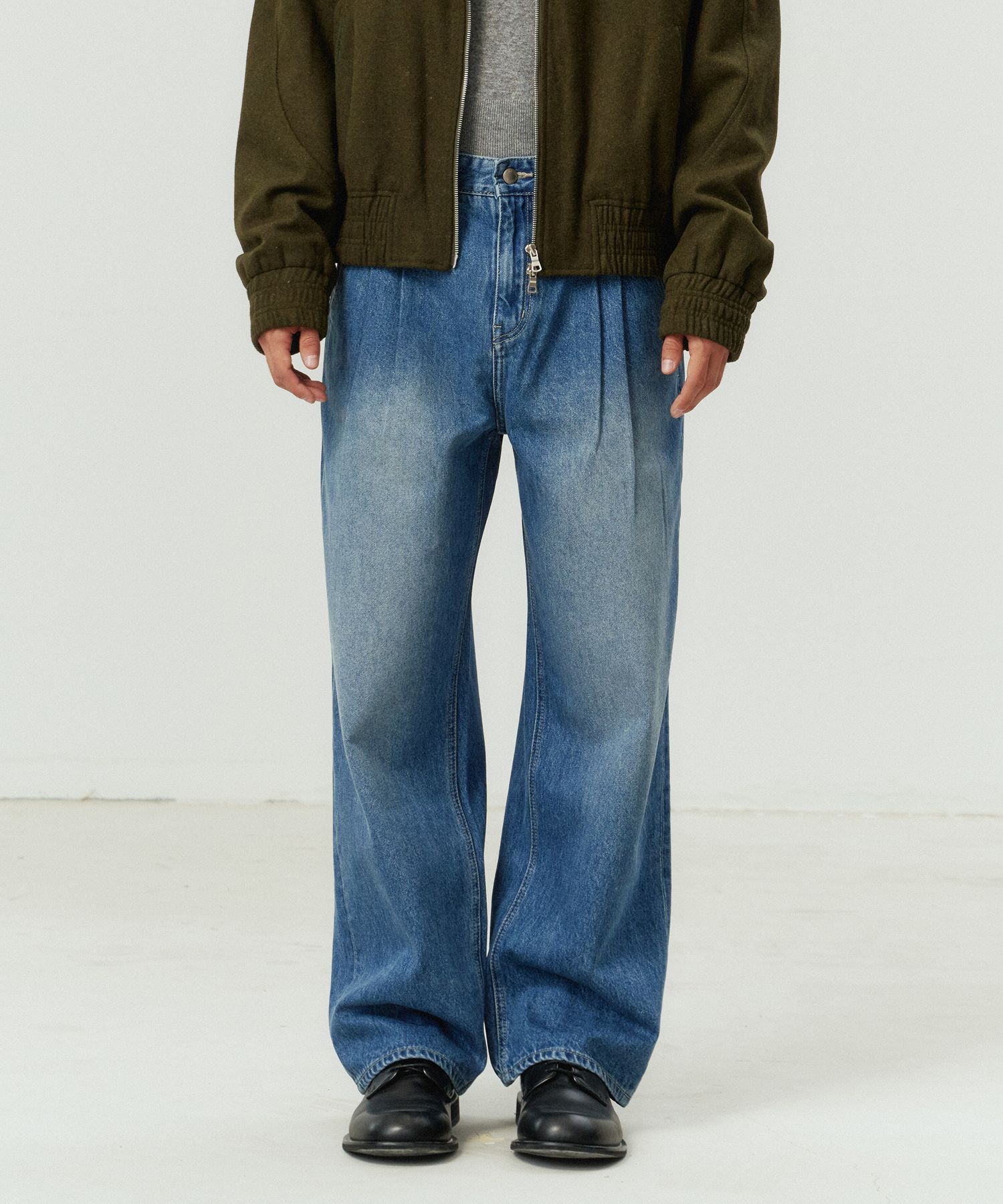 MUSINSA | FOTTNERS Two Tuck Wide Mid Blue Jeans