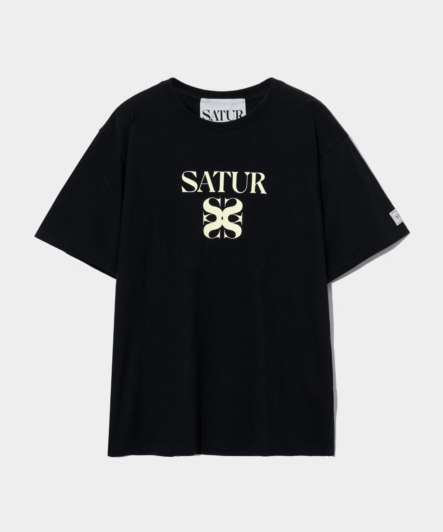 satur SATUR CLASSIC LOGO T-SHIRT (CLASSIC BLACK) (Creatrip)
