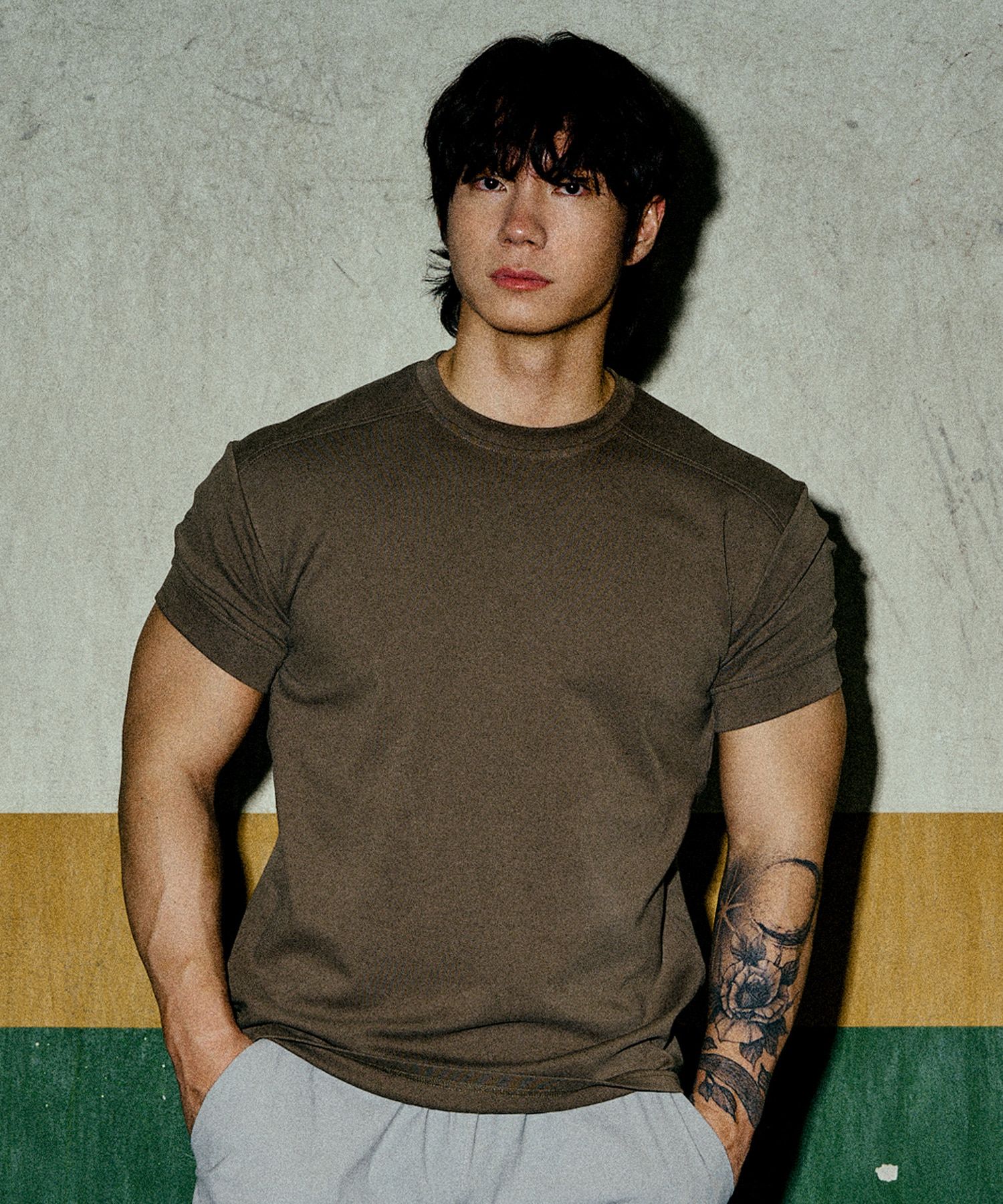 MUSINSA | JELEVE Shoulder line cut muscle fit short sleeve