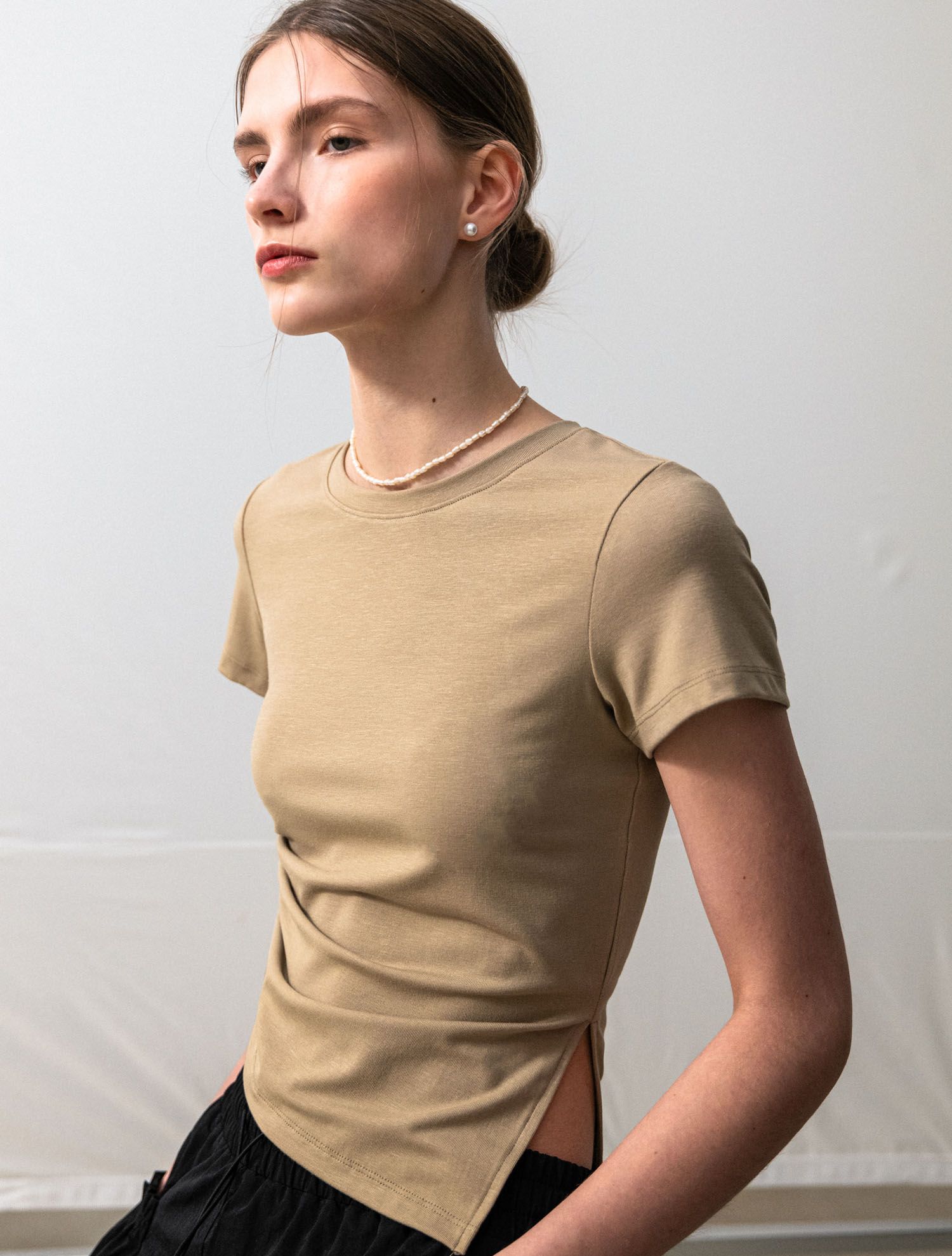 MUSINSA公式 | GENERAL IDEA Shirring short sleeve t-shirt [MOCHA] / WBD1L01509