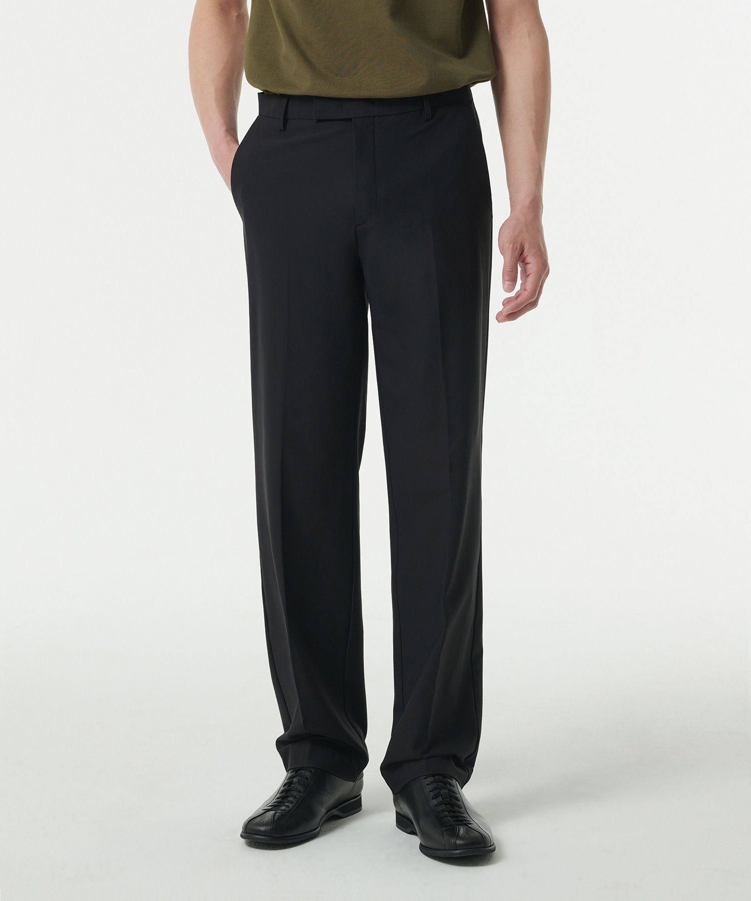 MUSINSA | MUSINSA STANDARD Sportive Straight Slacks [Black]