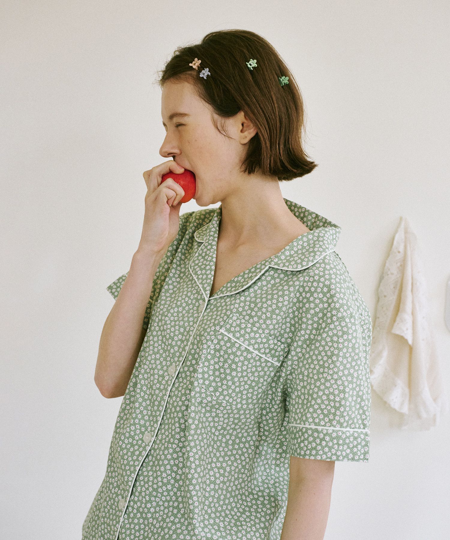 MUSINSA | OGGITT (w)Standard Stella-Apple Pajamas Short Sleeve Set