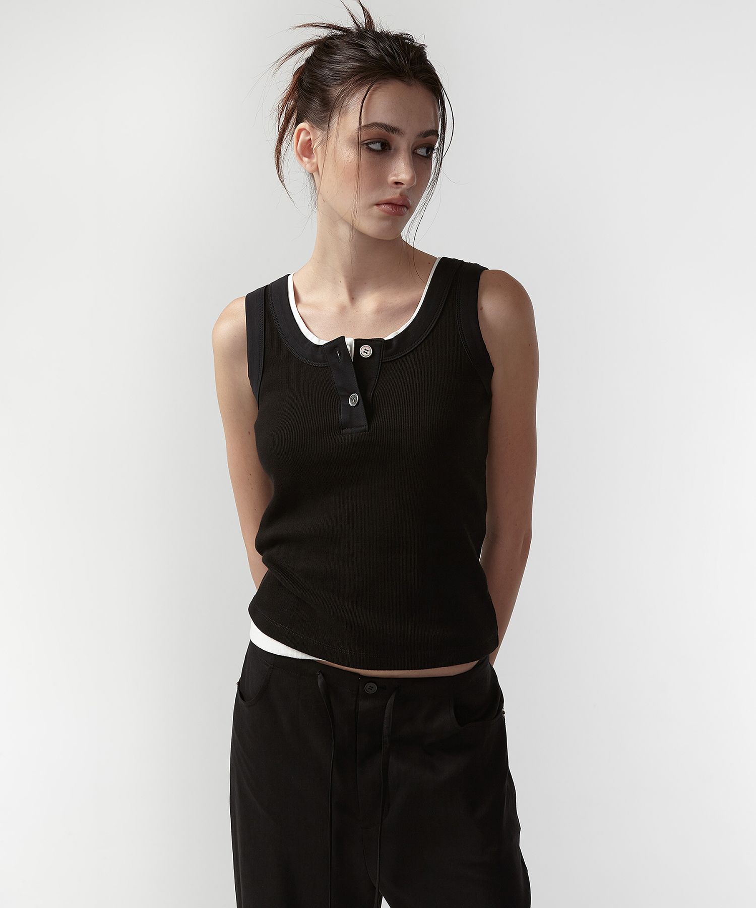 MUSINSA | EAN JO BUTTON HENLEY NECK RIBBED TANK TOP (BLACK)