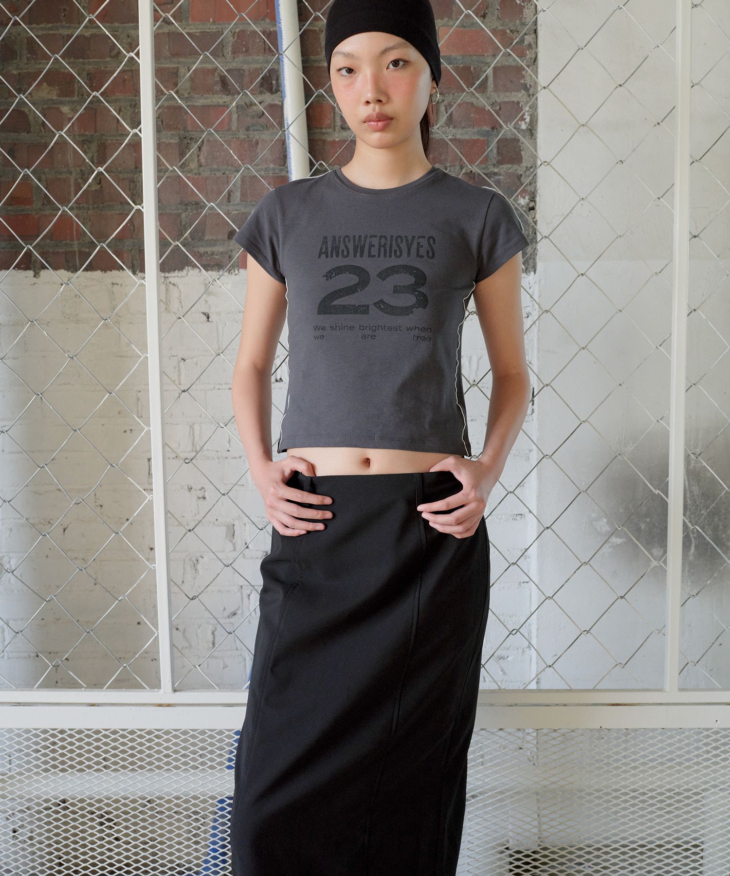 MUSINSA | ANSWER IS YES Number Stretch Tee chacol