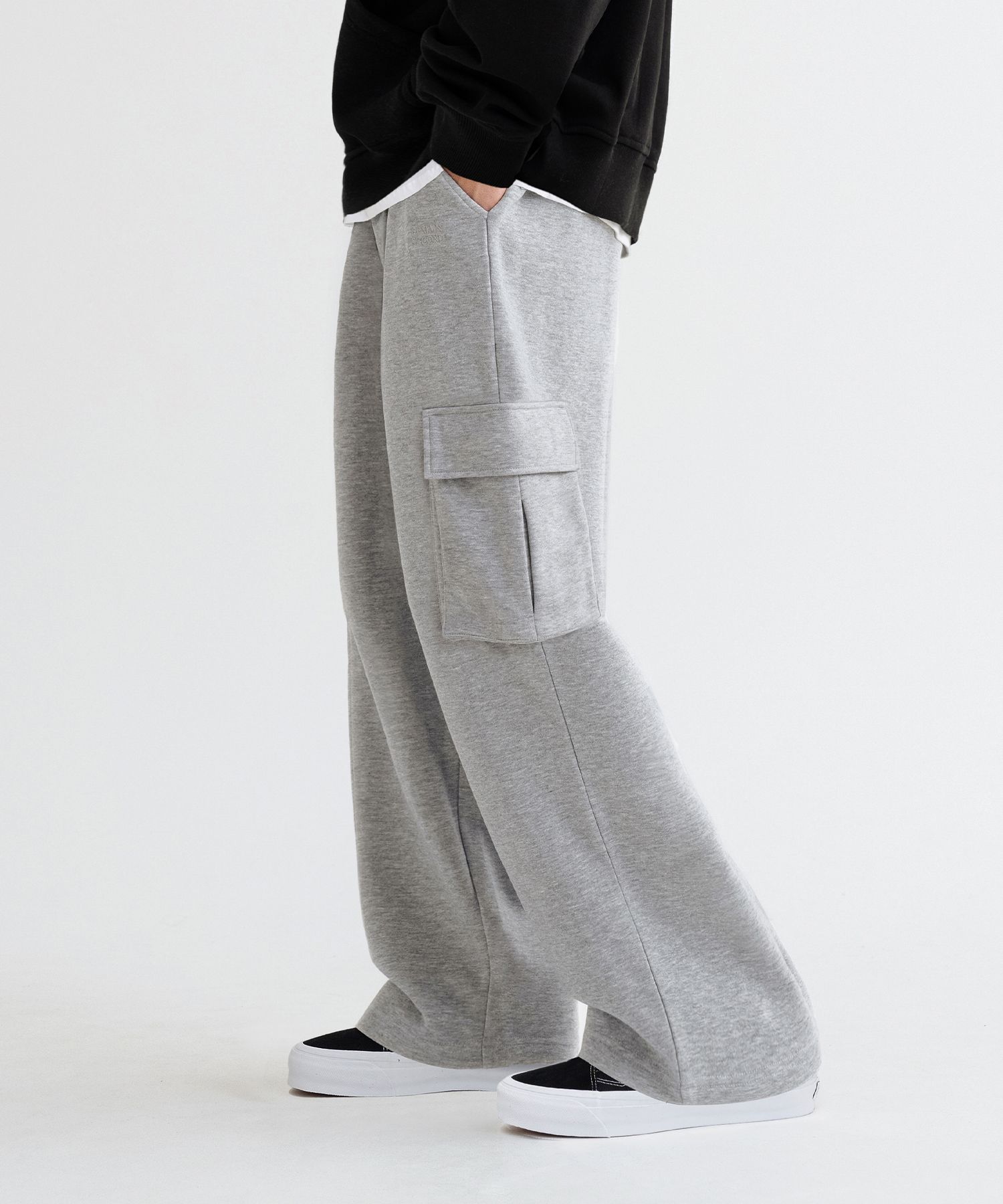 MUSINSA公式 | LEMAIN SECOND ONE-TUCK WIDE CARGO SWEAT PANTS [GRAY]