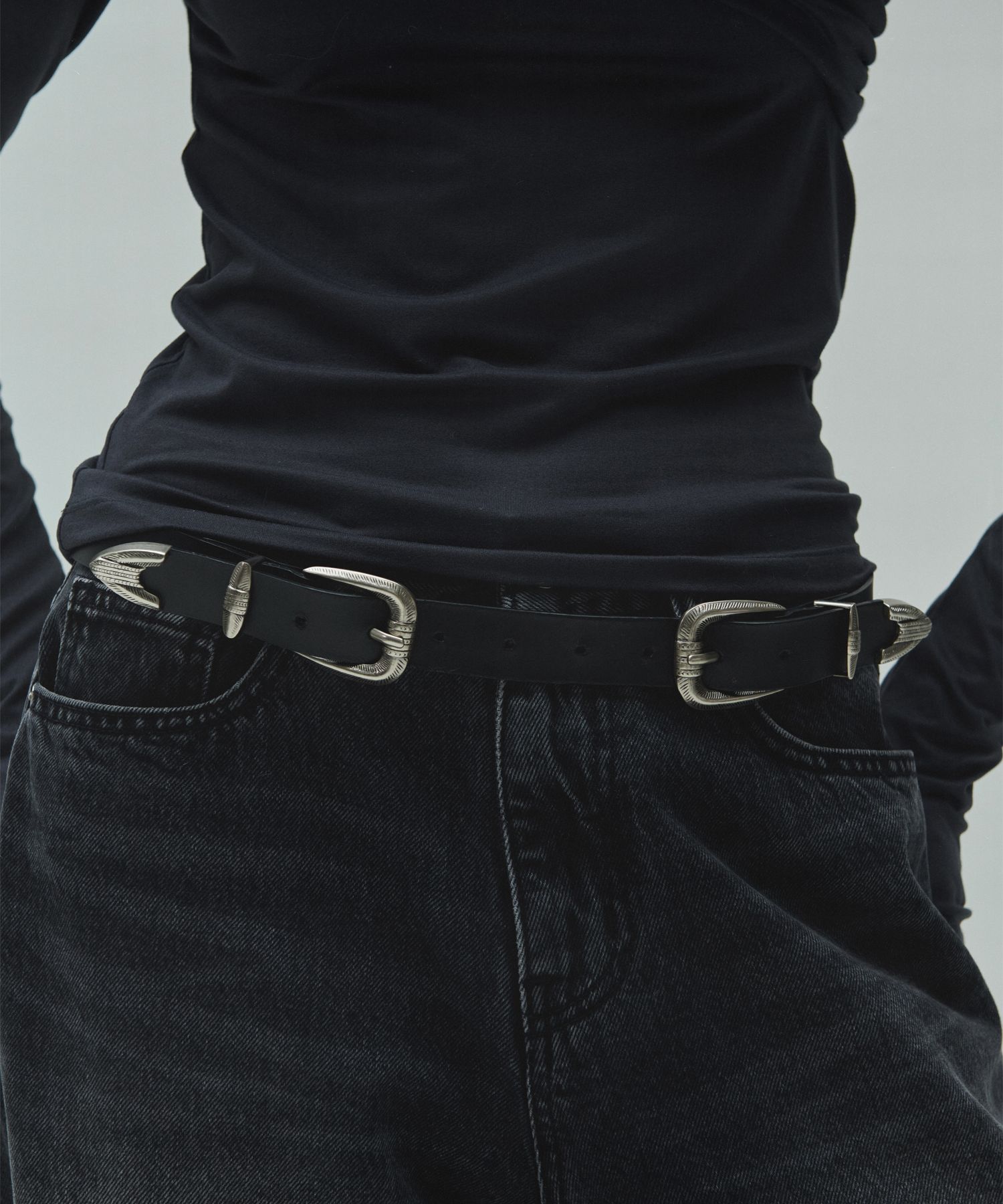 MUSINSA | DIAGONAL WHOLE SKIN ADORN BELT (black)