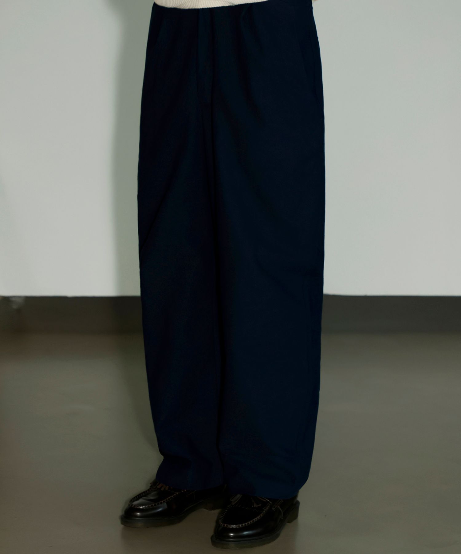 MUSINSA | SIGNATURE Half-banded wide chino pants [navy]