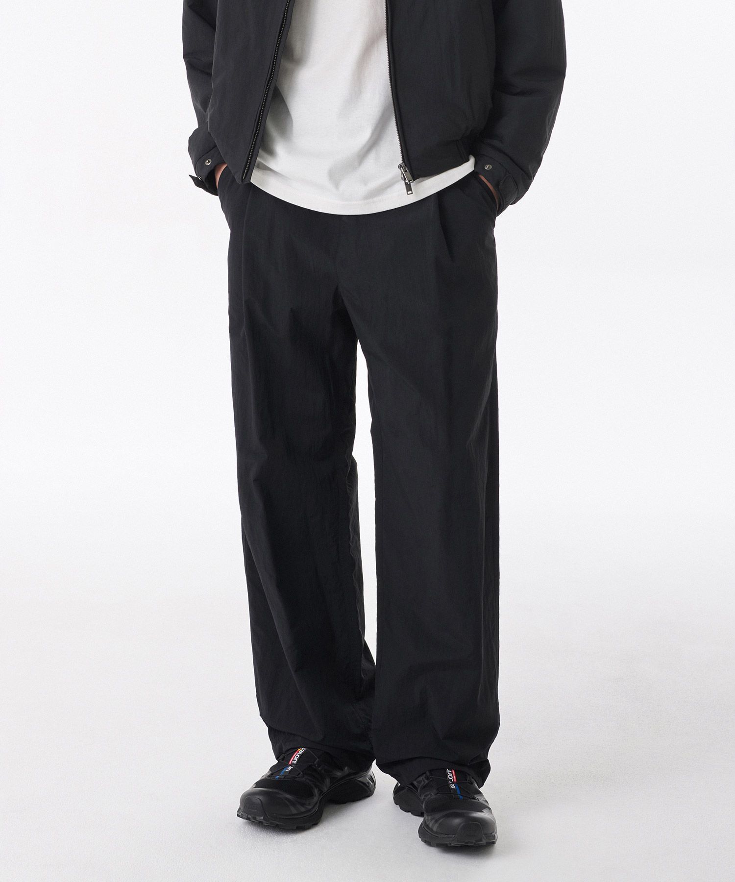 MUSINSA | MUSINSA STANDARD Nylon One Tuck Wide String Pants [Black]