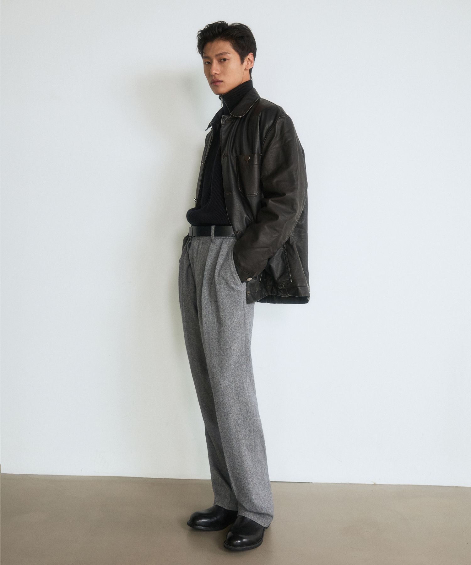 MUSINSA | DUSTYWHITE Herringbone tailored slacks