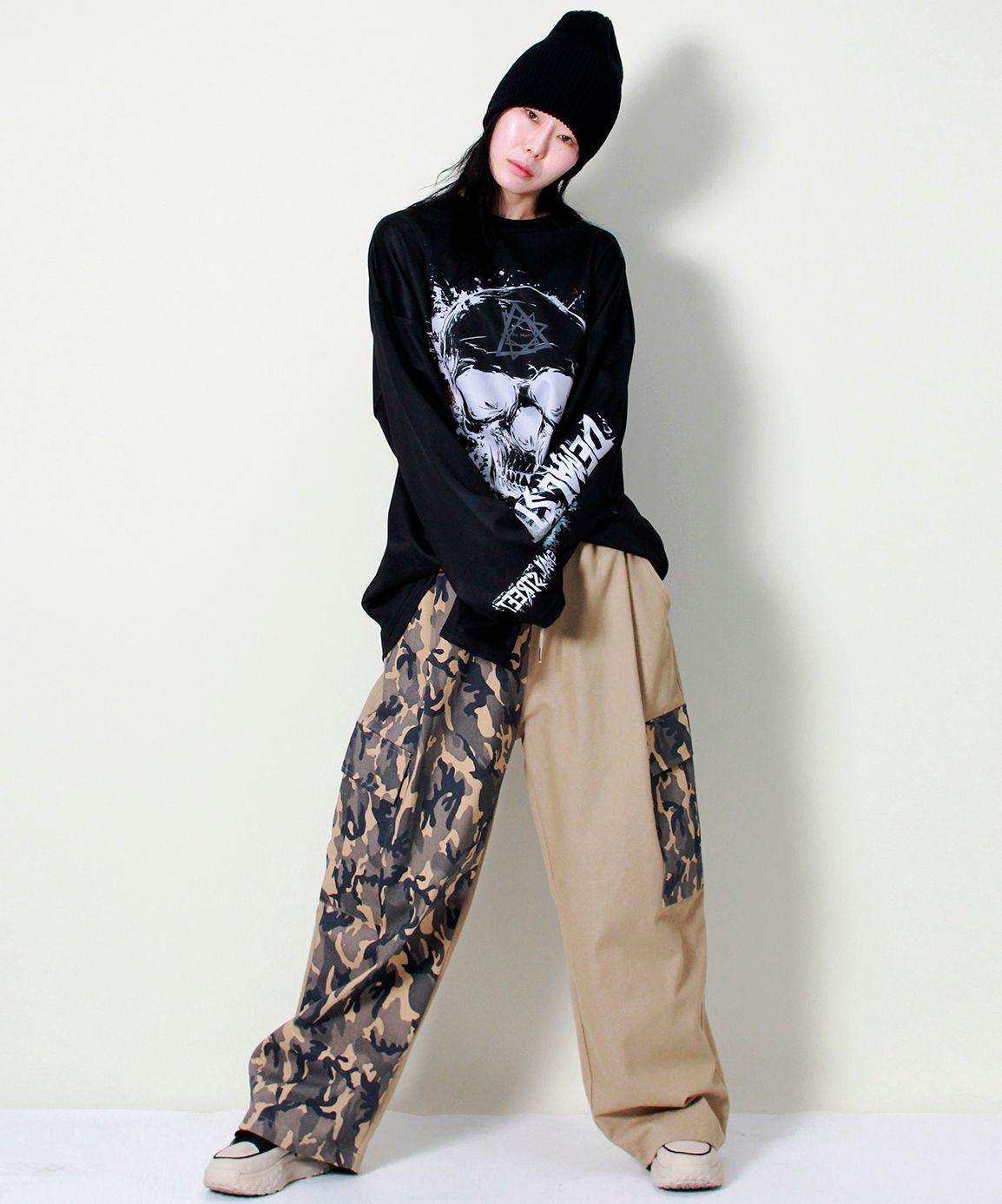 MUSINSA | DE MARC Unbalanced Military Cargo Wide Pants Beige