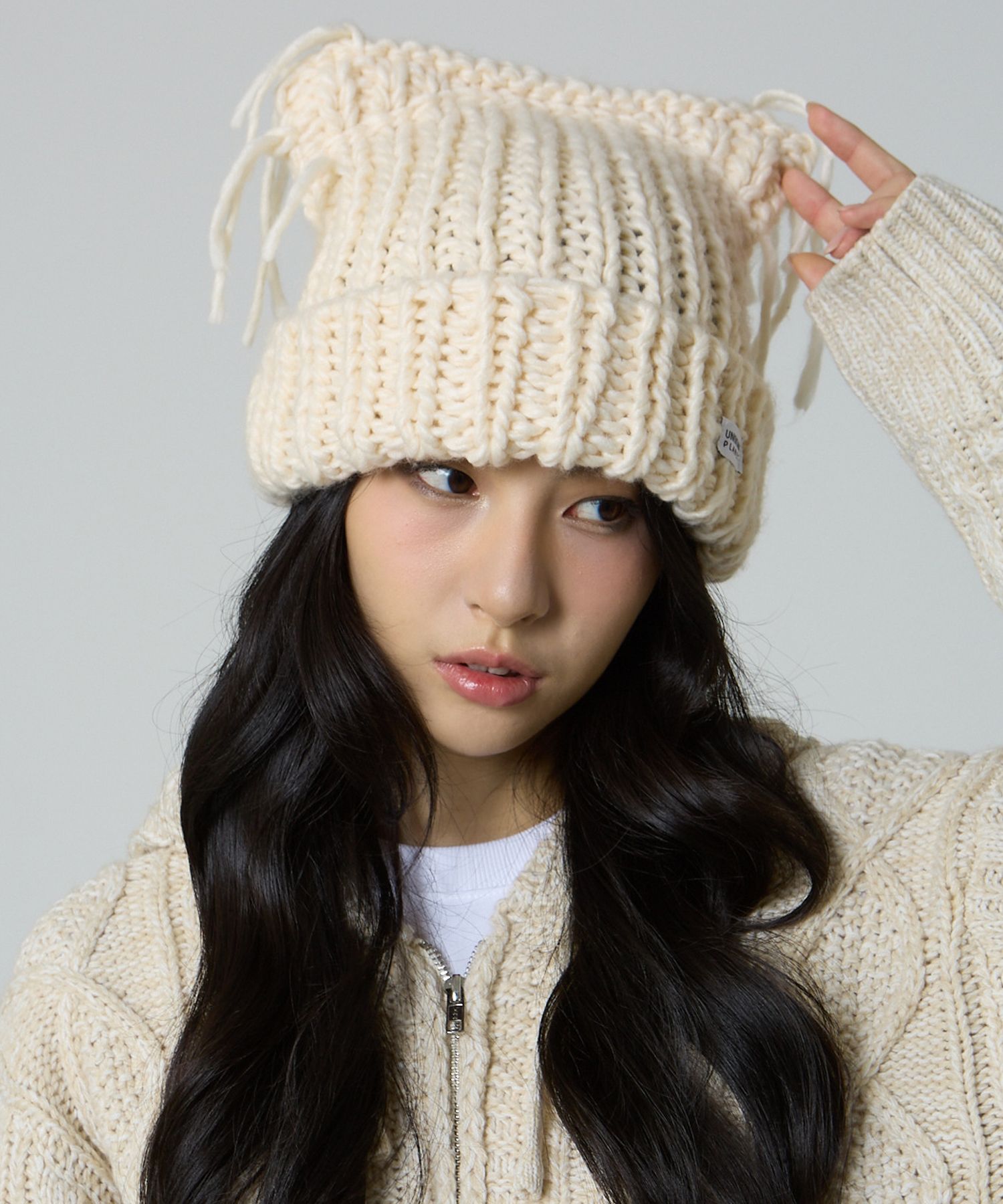 MUSINSA | UNKNOWN PLANET Planet Cat Knit Beanie Ivory