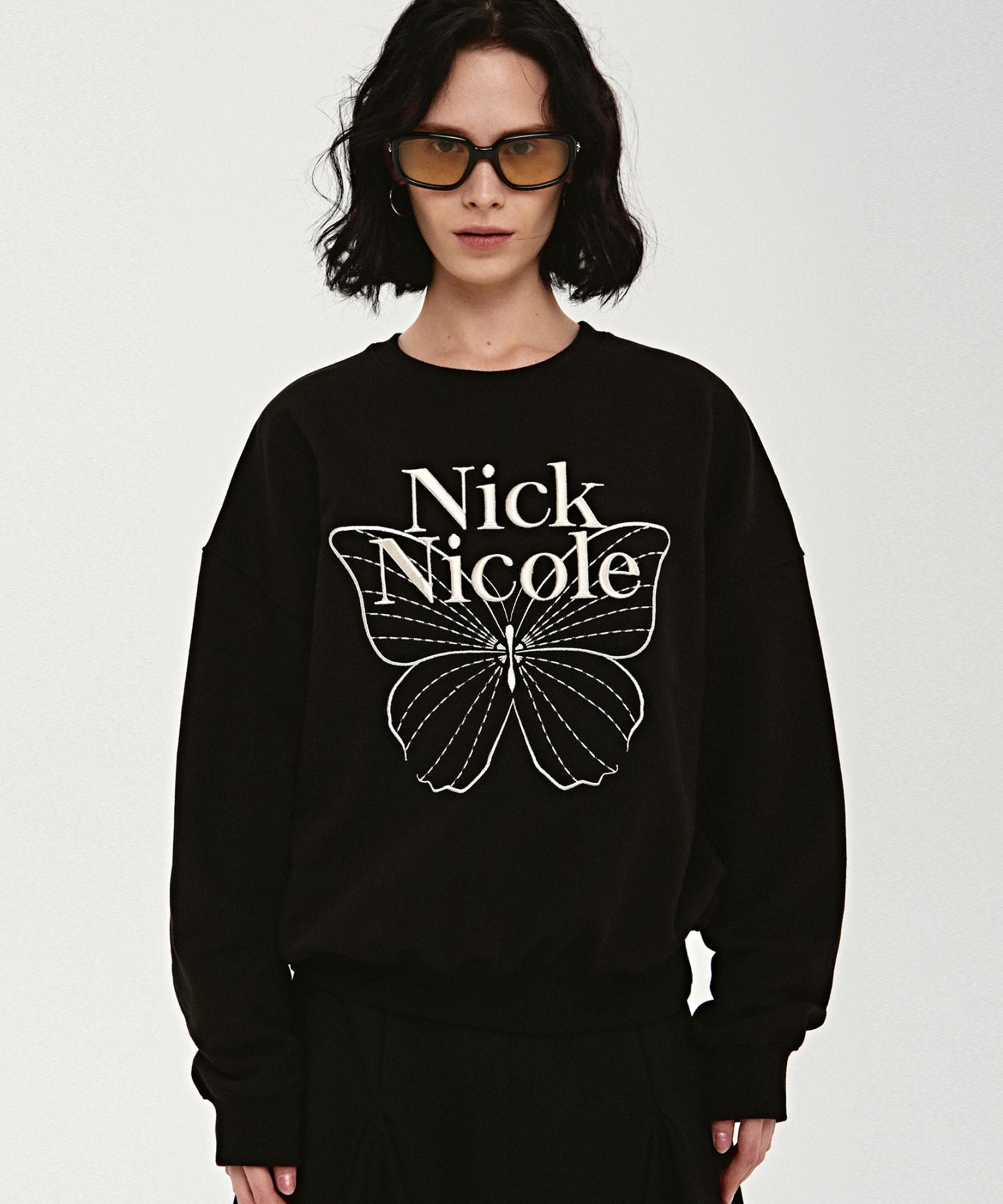 MUSINSA | NICK&NICOLE VOLUME BUTTERFLY SIGNATURE SWEATSHIRT_BLACK CREAM