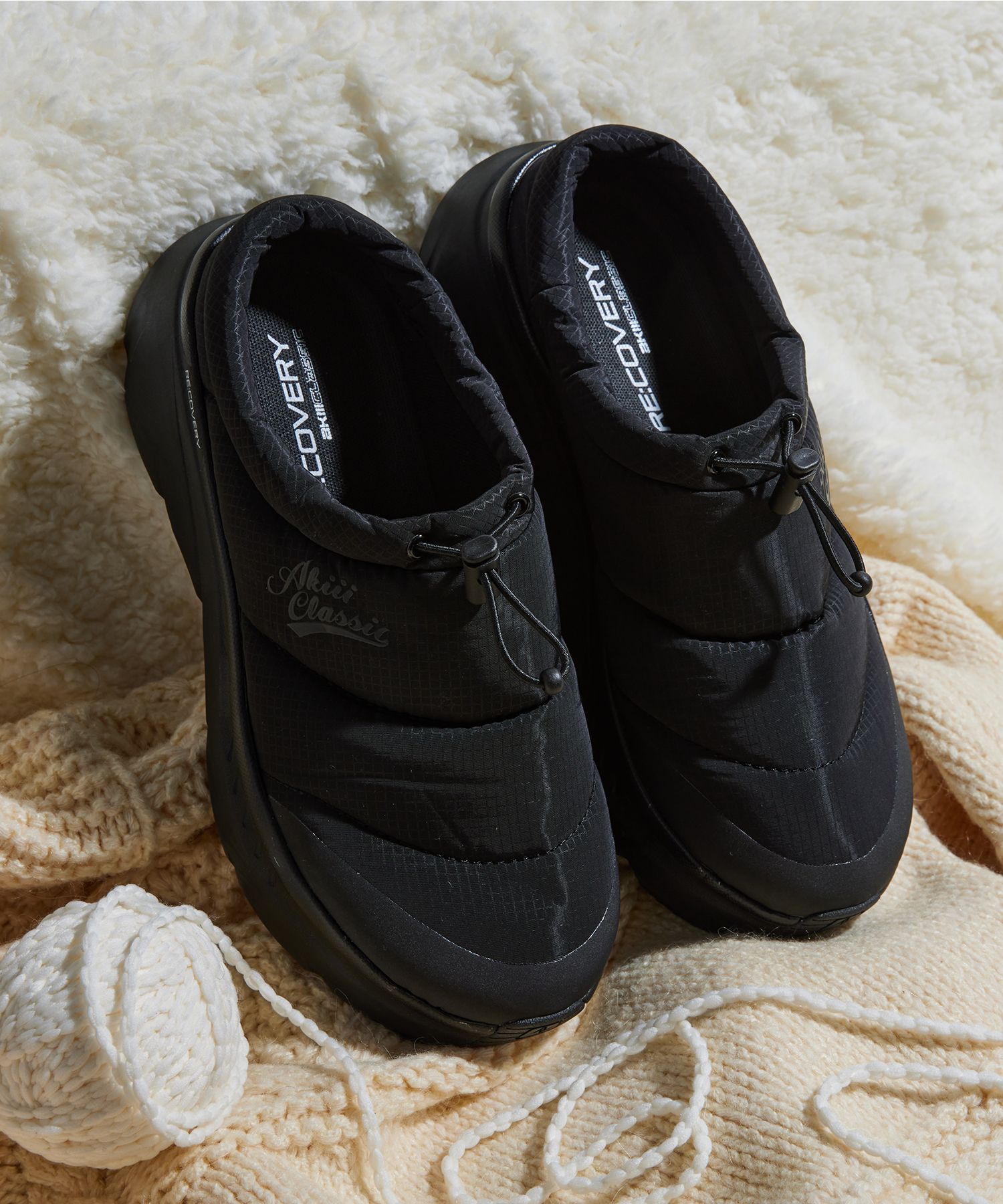 MUSINSA | AKIII CLASSIC Banff Recovery Padding Mule Triple Black