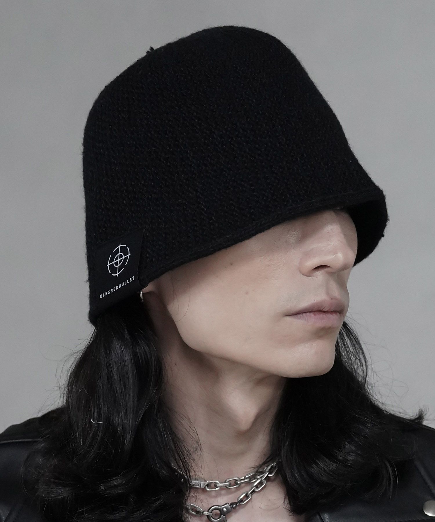 MUSINSA公式 | BLESSED BULLET OVERSIZED LOGO KNIT BUCKET HAT-BLACK-HALF LOGO