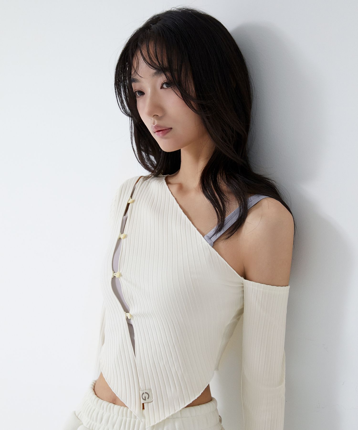 MUSINSA | GRANDELINE Elflex RIB diagonal cut out long sleeve_4COLOR