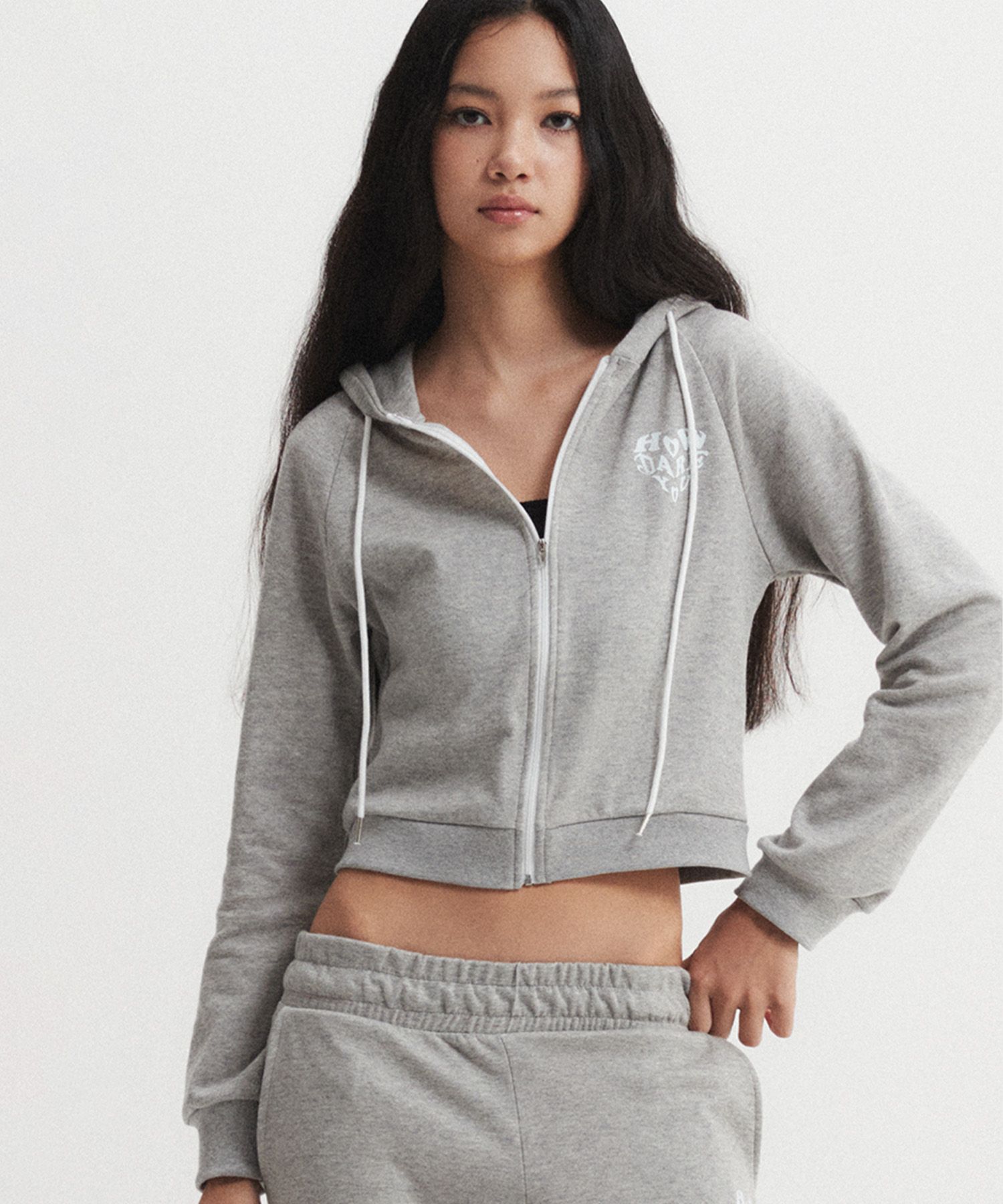 MUSINSA | DNSR WOMEN Heart Symbol Crop Hoodie Gray