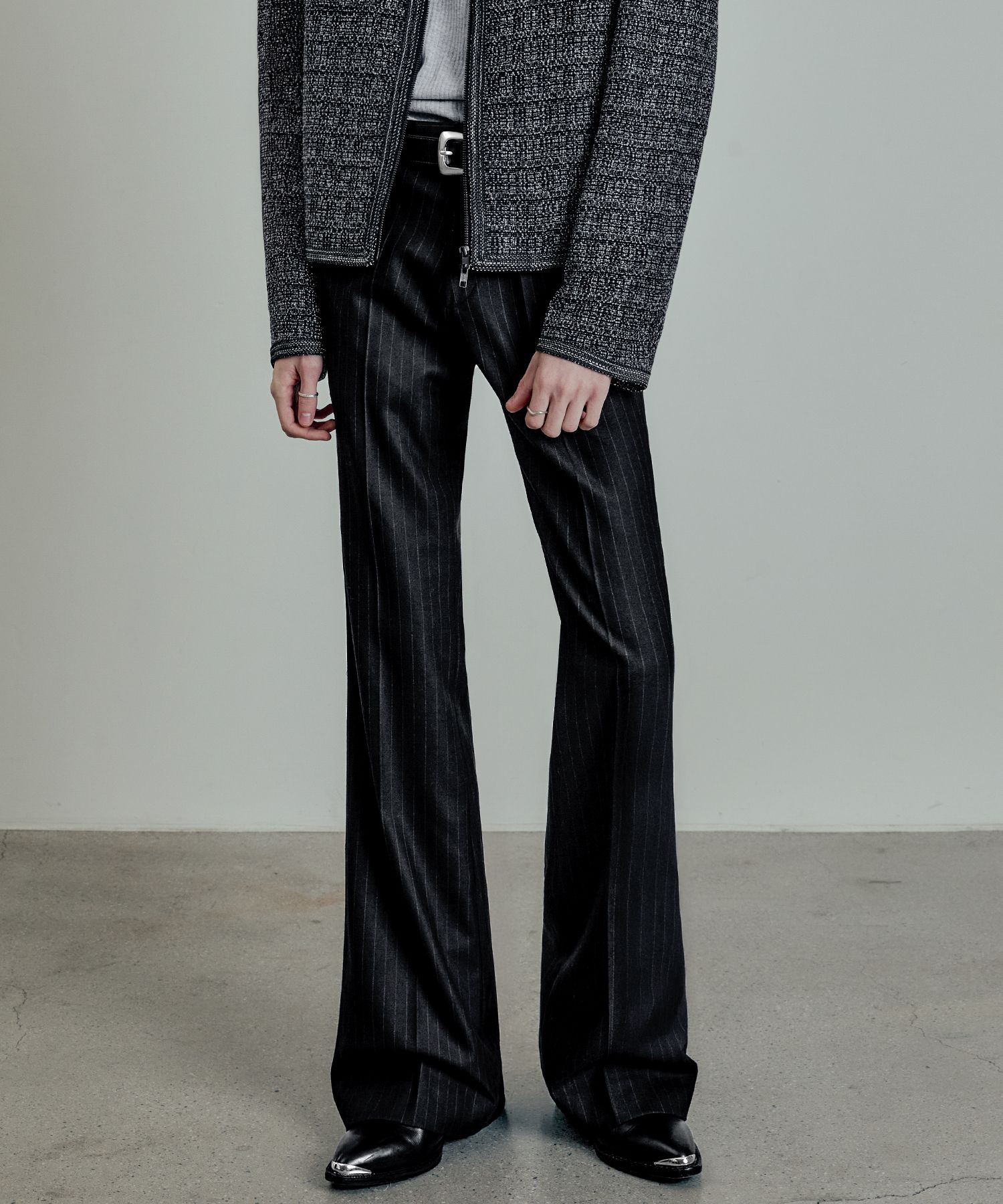 MUSINSA | LMOOD Jeanne Flare Slacks Pinstripe