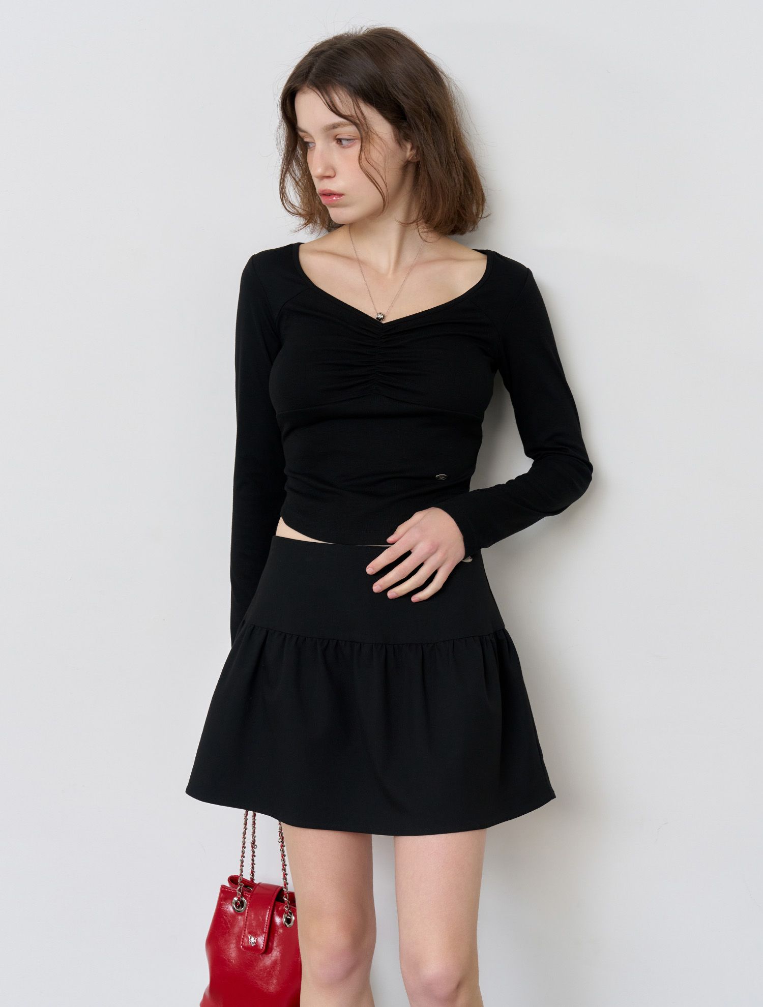 MUSINSA公式 | GENERAL IDEA Heart Neck Shirring Long Sleeve Tee [BLACK] / WBE1L01506