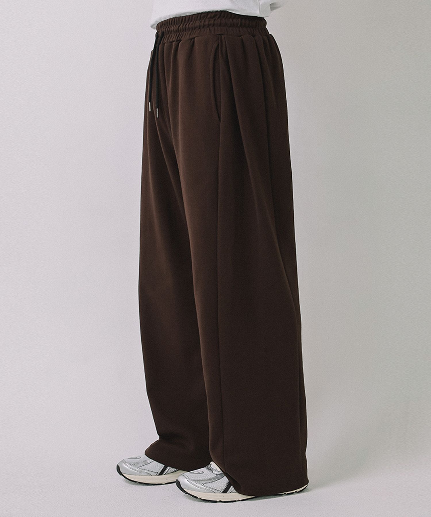 MUSINSA | MACASITE Side tuck wide sweatpants brown