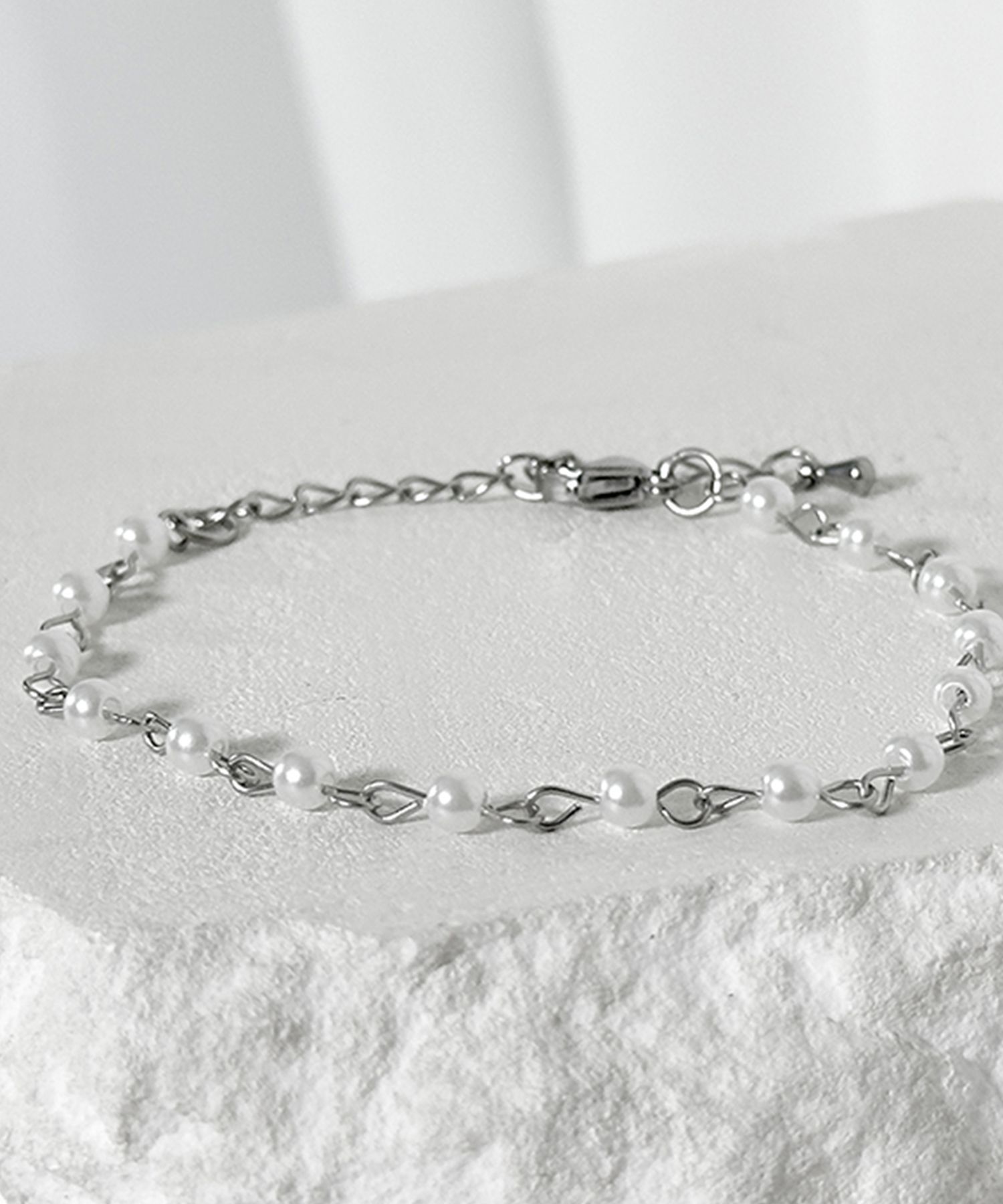 MUSINSA公式 | BLESSED BULLET 3.5mm ss-bead chain bracelet-white