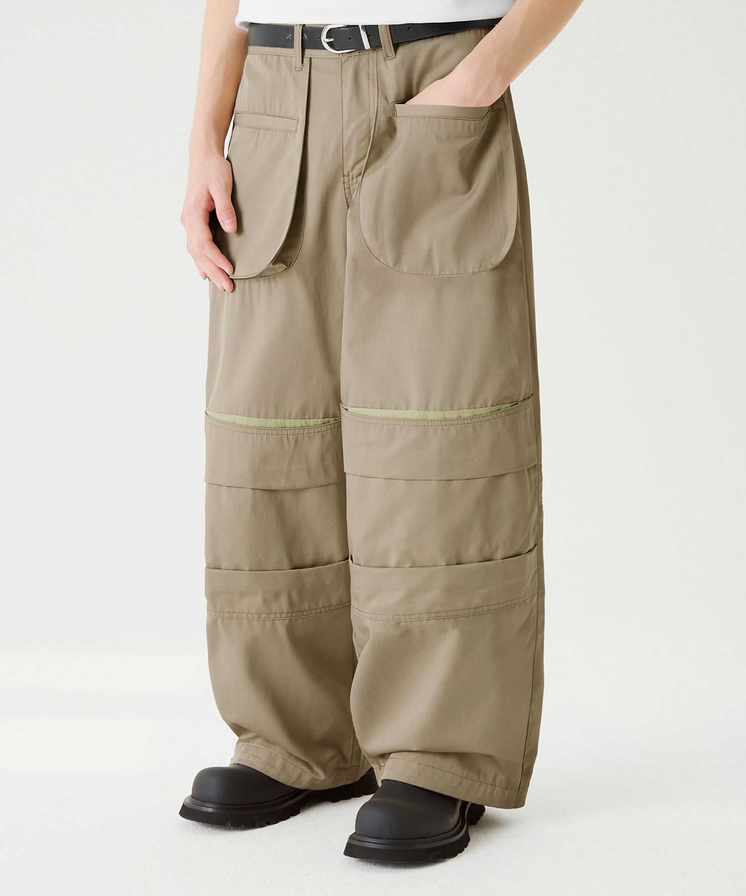 MUSINSA公式 | TRILLION Round Pocket Knee Deep Tuck Balloon Fit Cotton Pants [Beige]