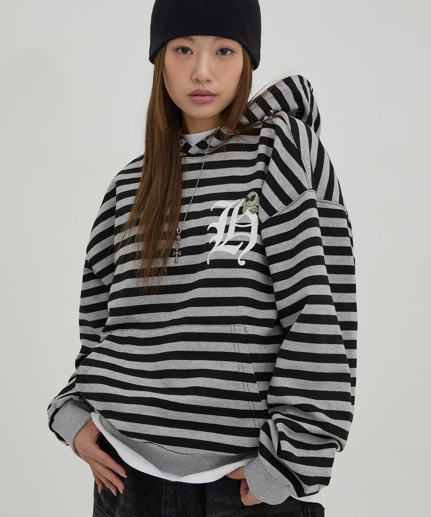 MUSINSA公式 | HOODHOOD H Logo Alien Overfit Hood Stripe Black