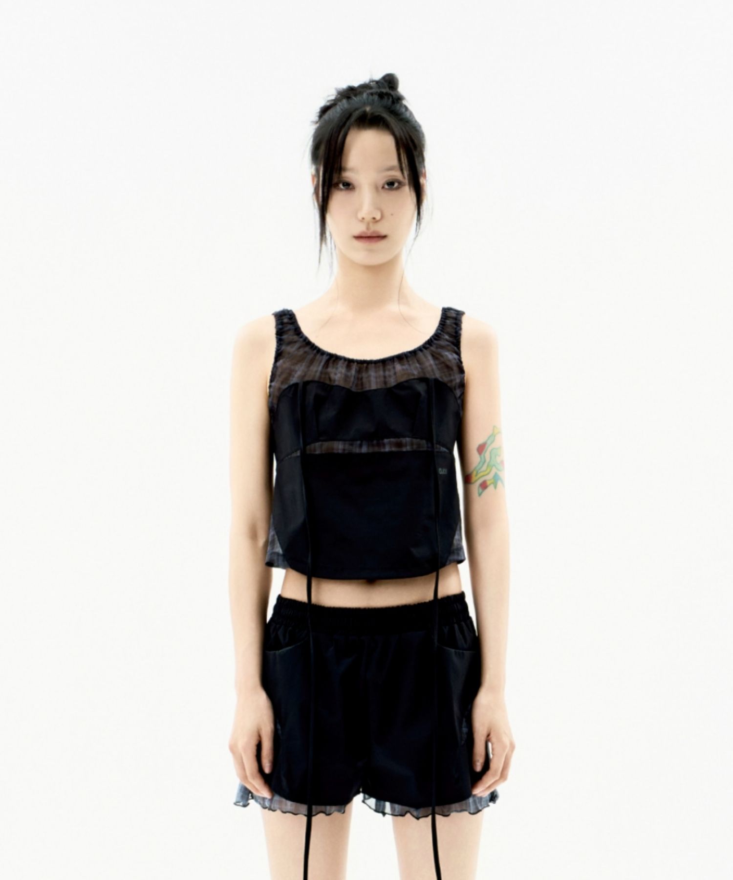 MUSINSA公式 | OJOS Halter Strap Plaid Sleeveless / Black