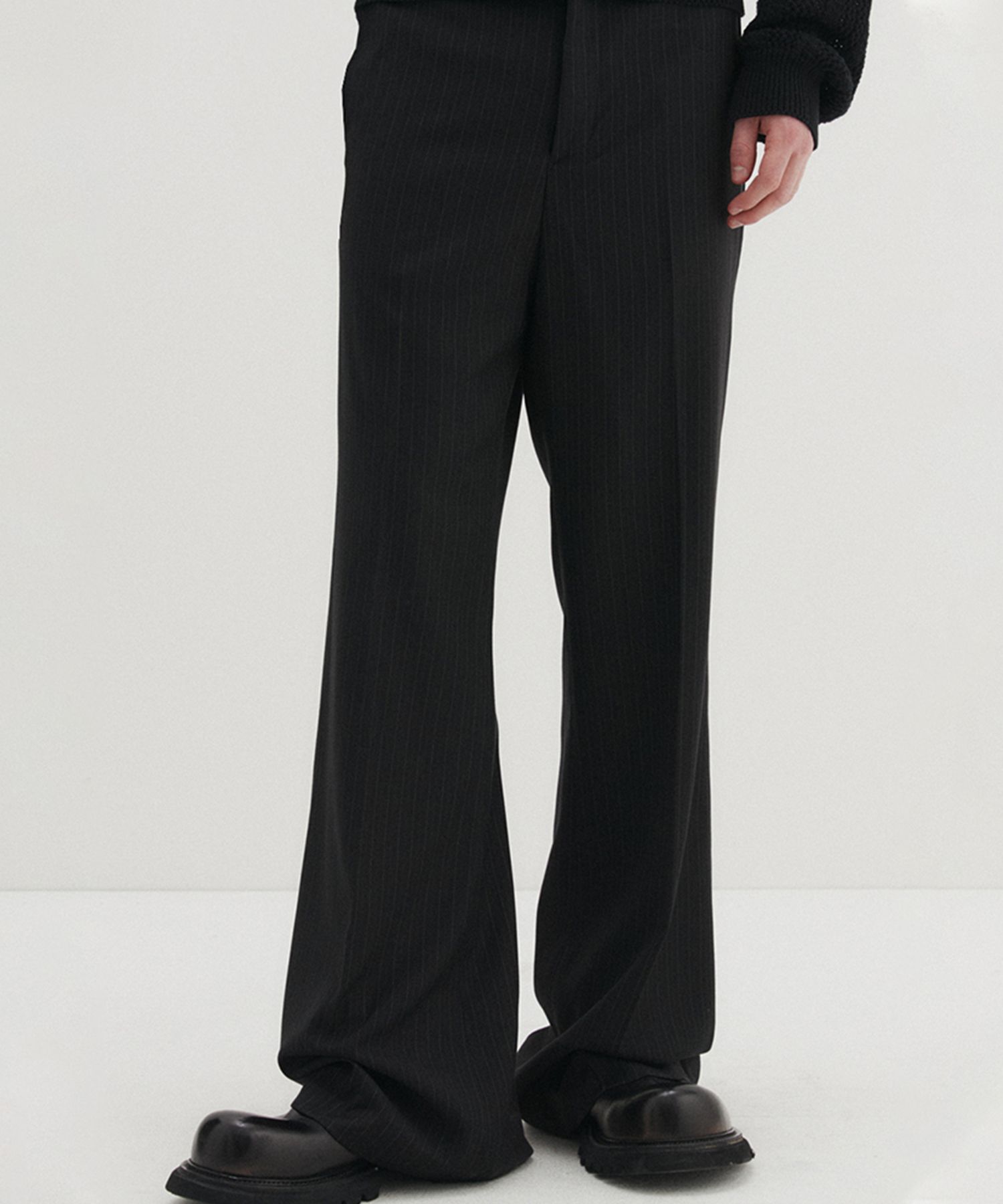 MUSINSA | DNSR Stripe Flare Slacks Black