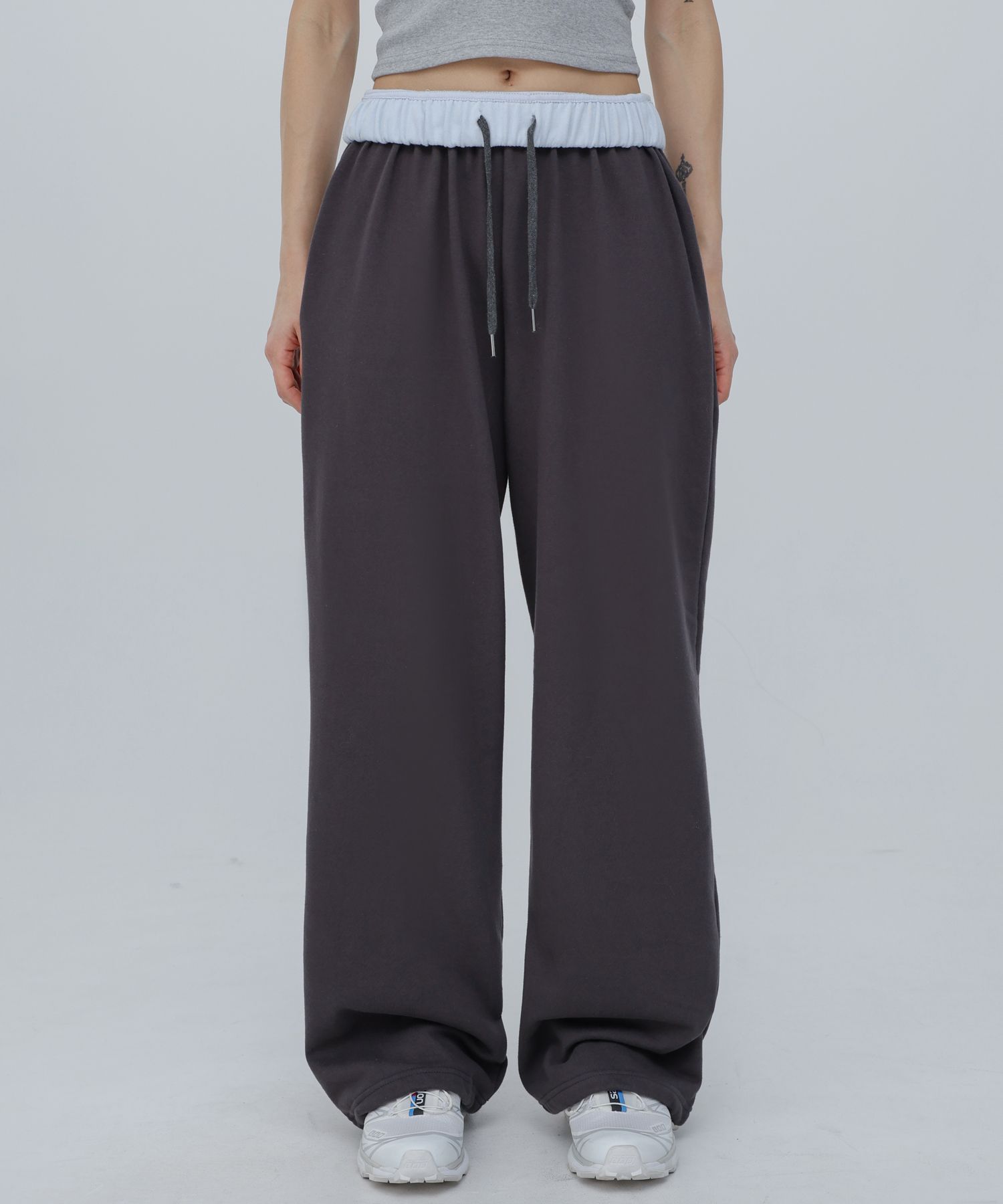 MUSINSA | CHICKS Banding Color Block Training Pants Charcoal