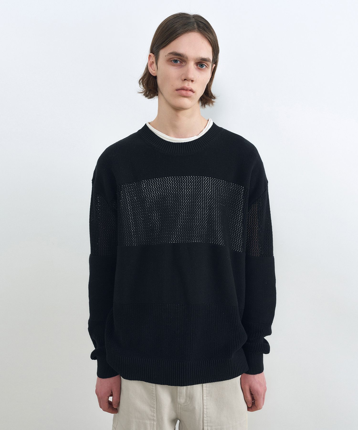 MUSINSA | INSILENCE Contrast Panel Pullover Knit BLACK