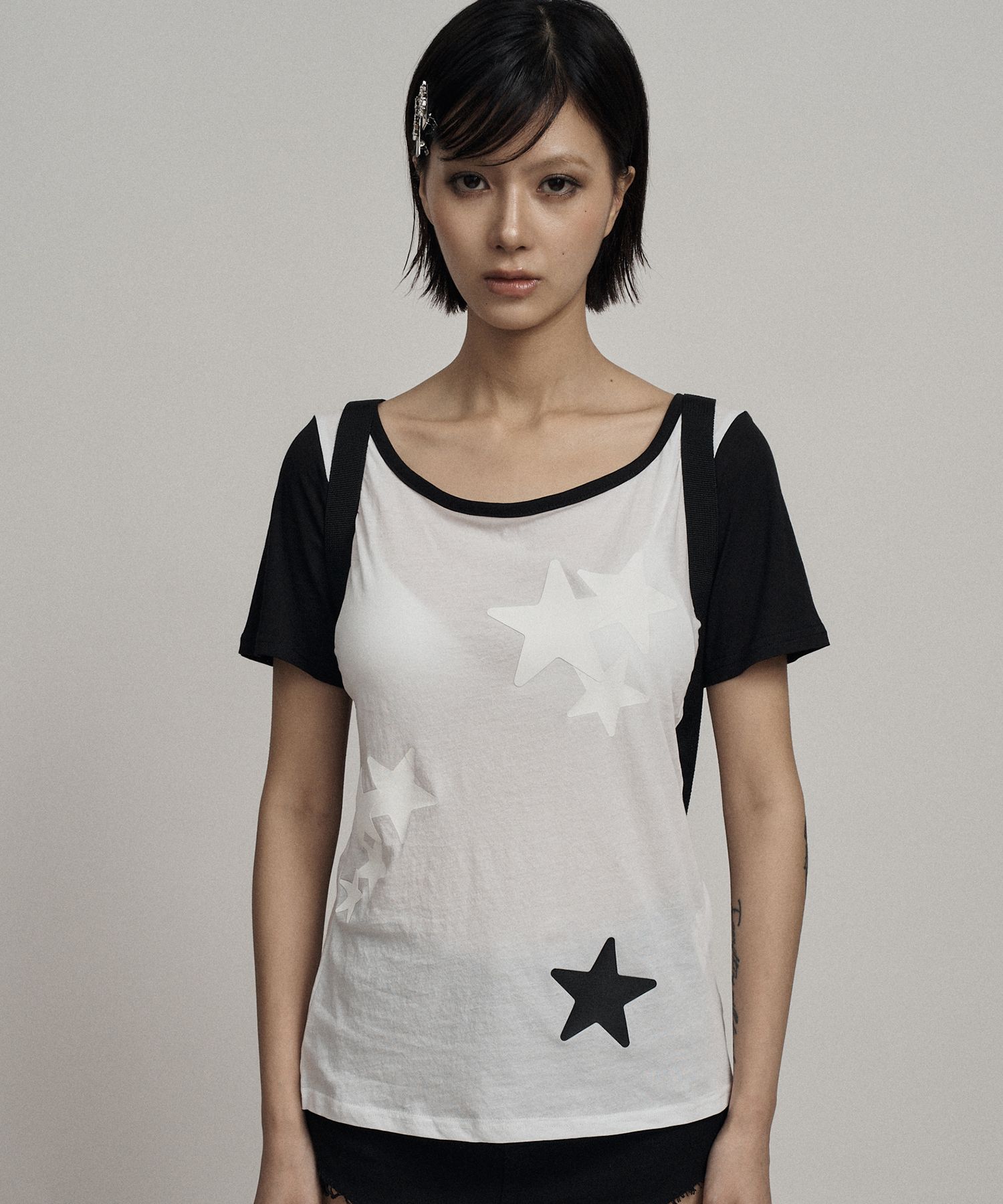 MUSINSA | ILLIO White star ringer top