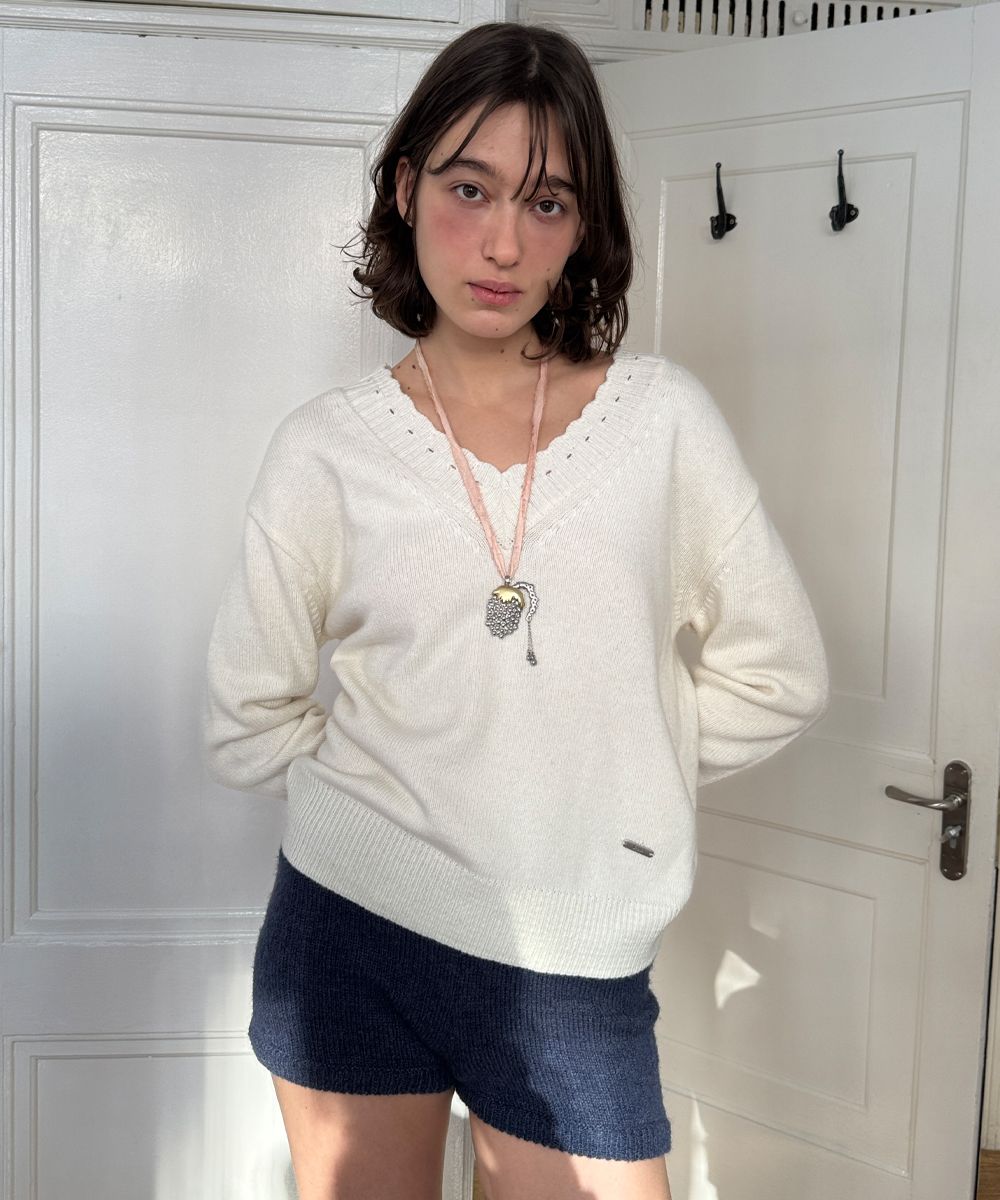 MUSINSA公式 | SINOON Scallop V-Neck Pullover Knit (Cream)