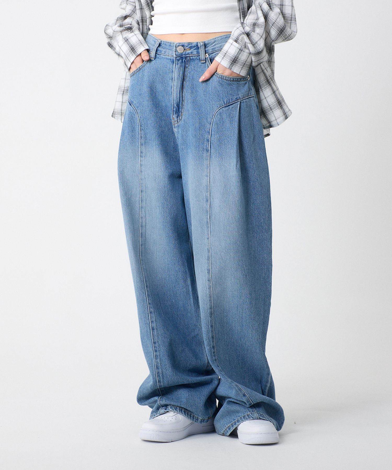 MUSINSA | UNKNOWN PLANET Side cut tuck pleat wide denim pants blue