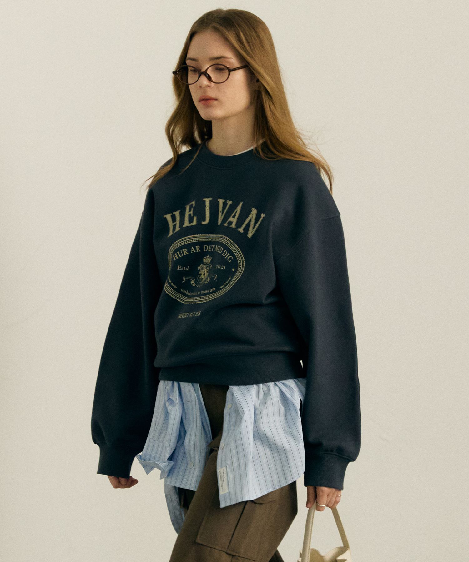 MUSINSA | OSTKAKA Essential Heyvan Sweatshirt Charcoal