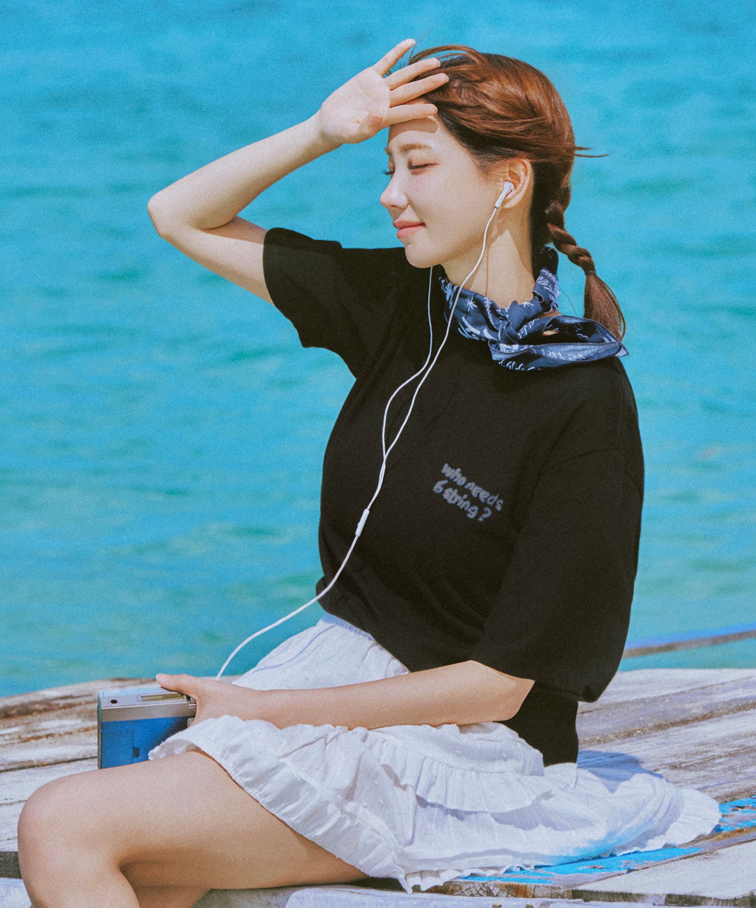 MUSINSA | ANOBLIR [Anoblier x QWER Magenta] Good Day Run On T-Shirt [Black]