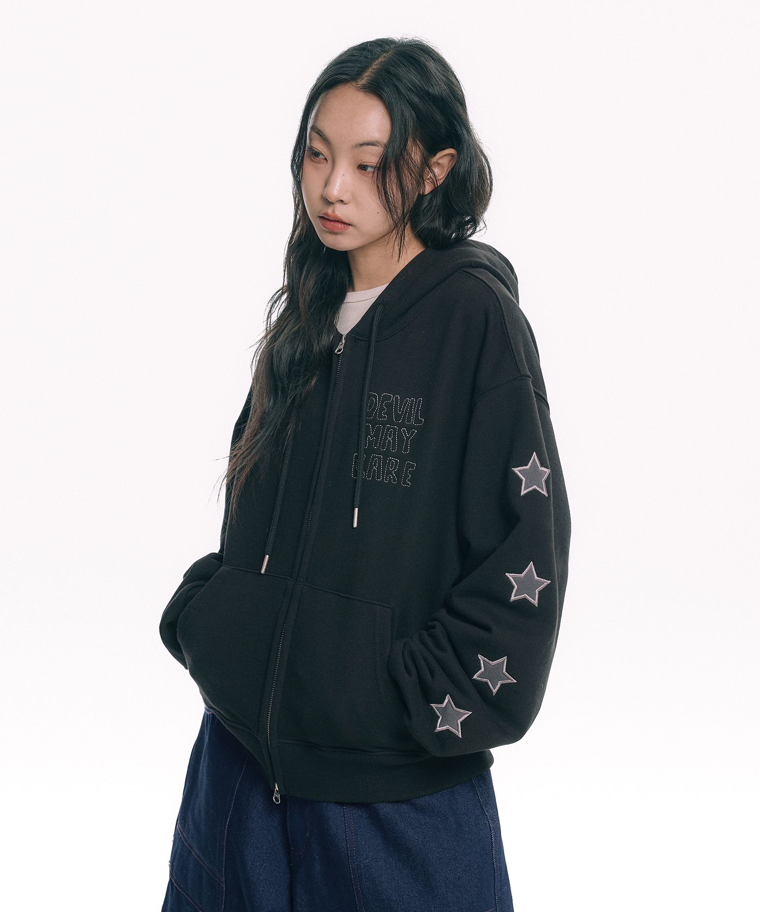 MUSINSA | MOO Star Applique Hoodie - Black