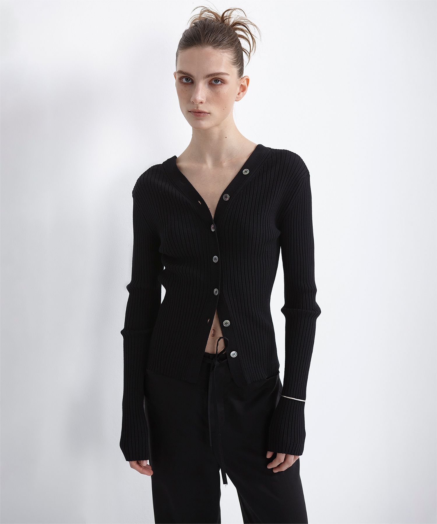 MUSINSA | EAN JO REVERSIBLE KNIT RIBBED CARDIGAN (BLACK)