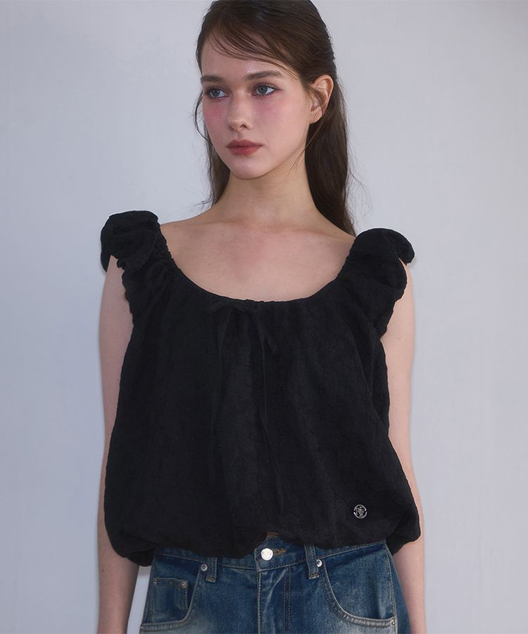 MUSINSA公式 | ROSÉ FRANTZ Embo Flower Blouse [Black]