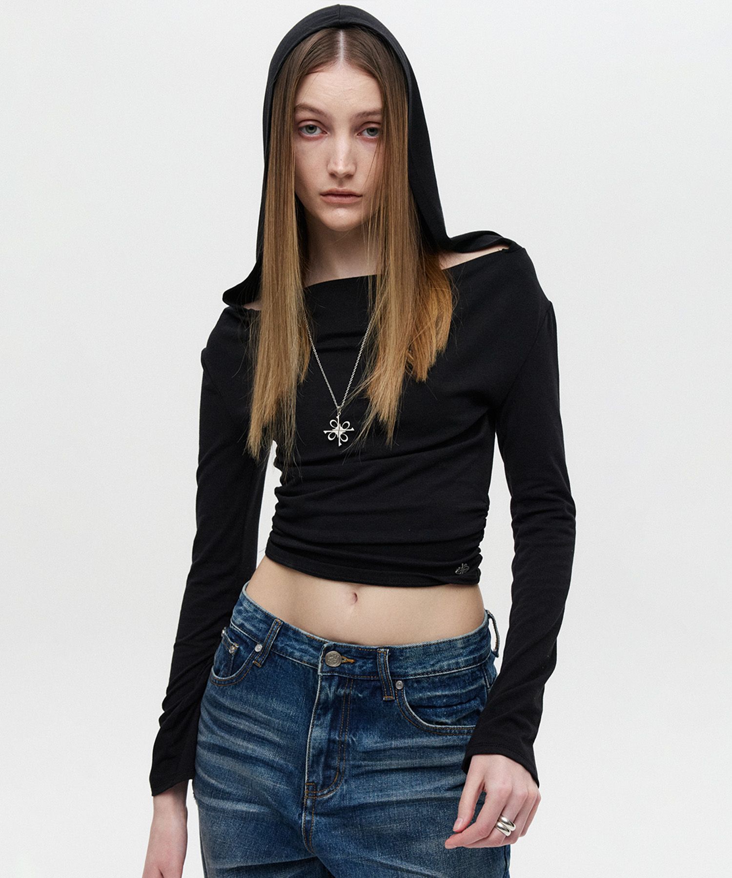 MUSINSA公式 | DNSR WOMEN Crop Hood Long Sleeve Black