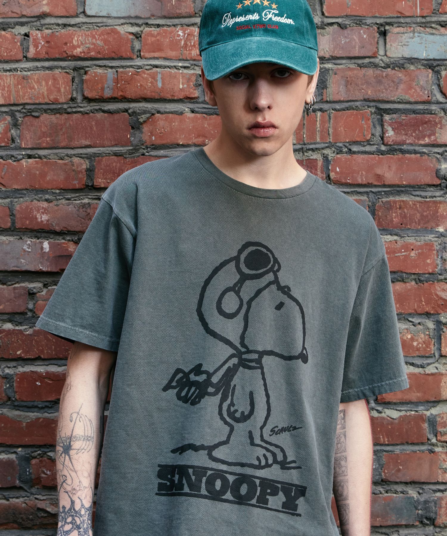 MUSINSA | VTWO Pilot Snoopy Pigment T-Shirt (KHAKI)