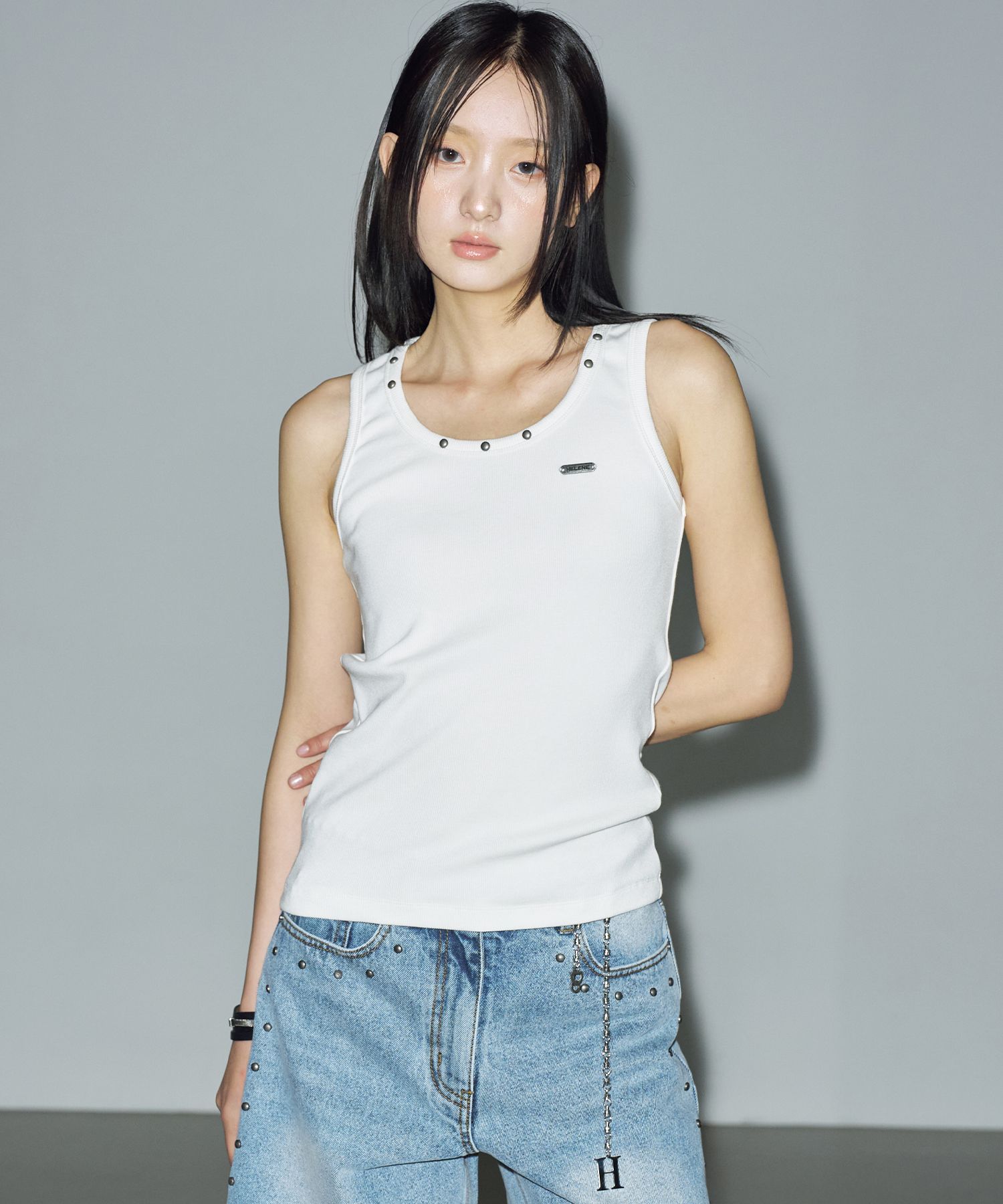 MUSINSA公式 | HELENE PARIS Range Stud Loose Fit Sleeveless [White]