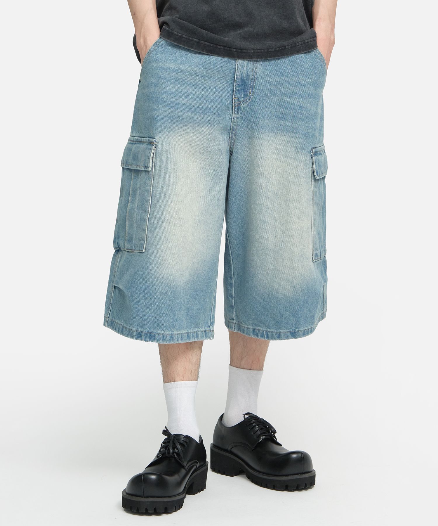 MUSINSA | DWS COMPANY Pintuck Cargo Bermuda Denim Pants (Light Blue)