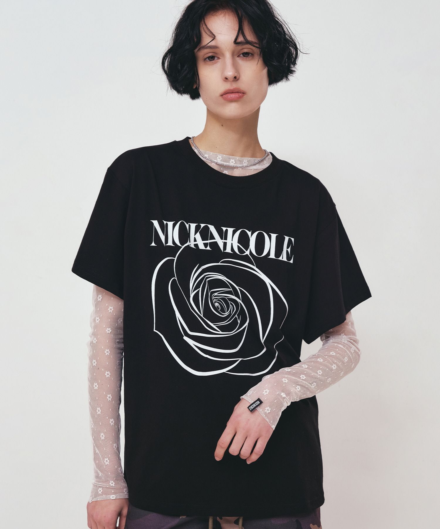 MUSINSA | NICK&NICOLE BIG ROSE SLEEVE TOP_BLACK WHITE
