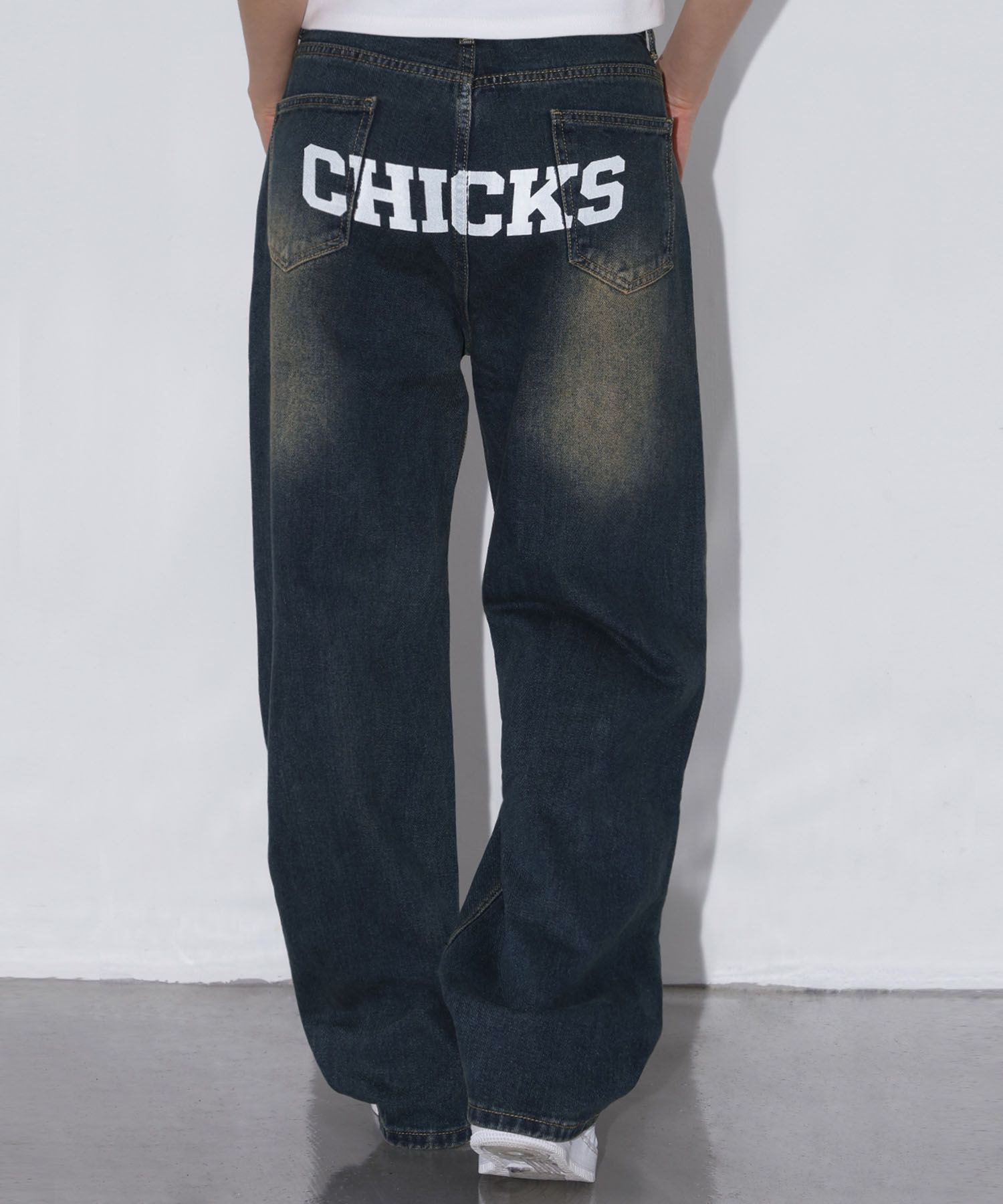 MUSINSA | CHICKS White Sign Minimal Straight Denim Pants Dark Blue