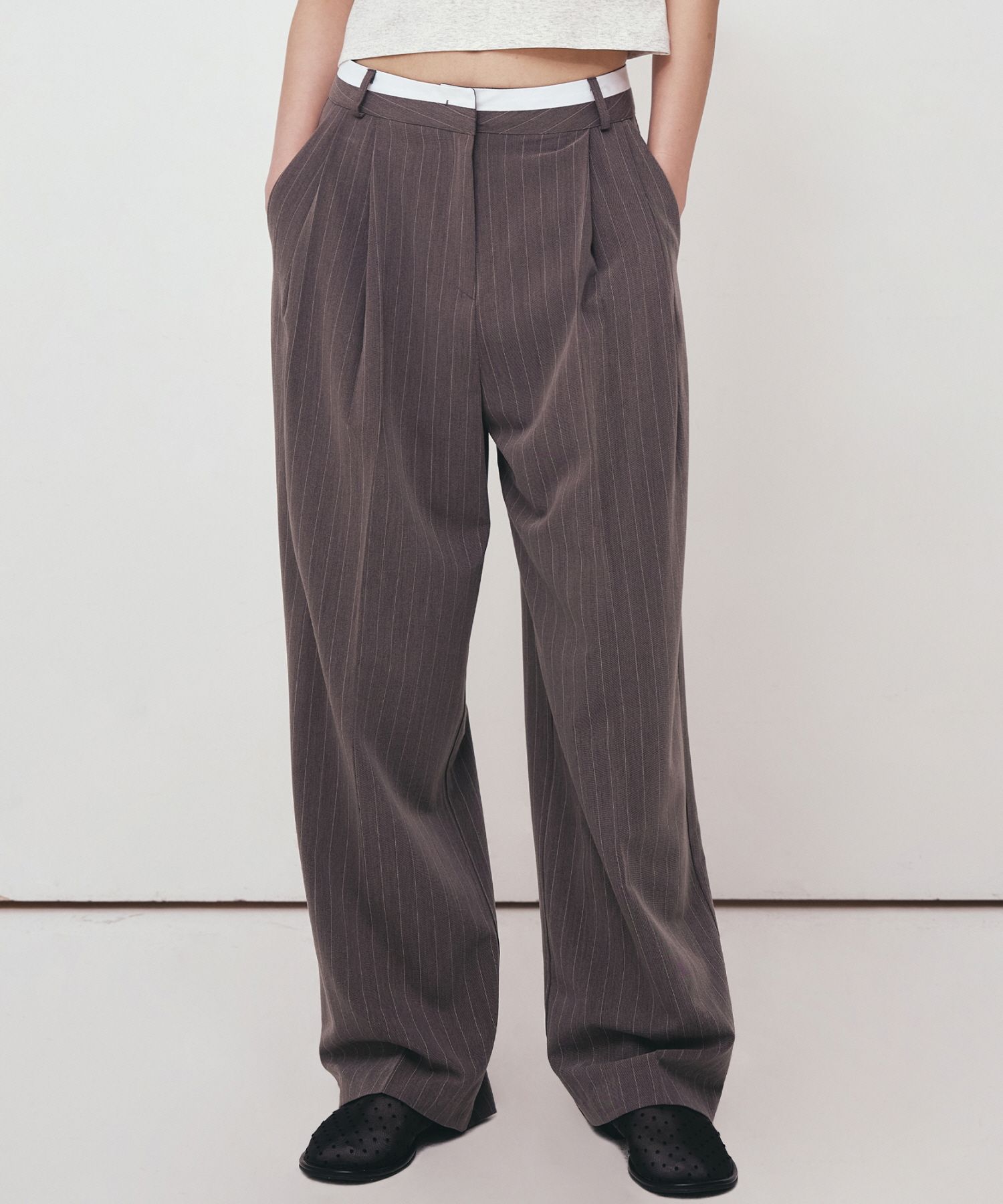 MUSINSA | NICK&NICOLE DOUBLE WAISTBAND TAILORED STRIPE PINTUCK SLACKS_GRAY