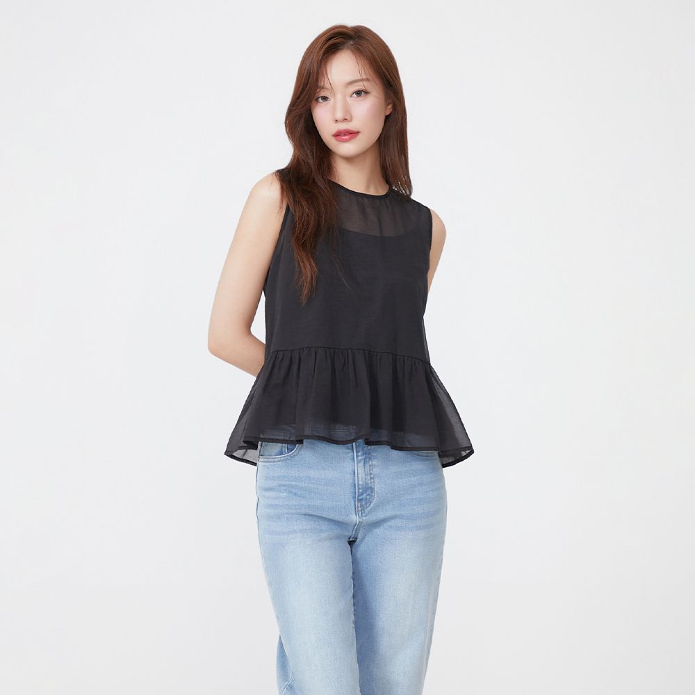 MUSINSA | PLASTIC ISLAND [SET] Bustier Top + Peplum Sleeveless Blouse ...
