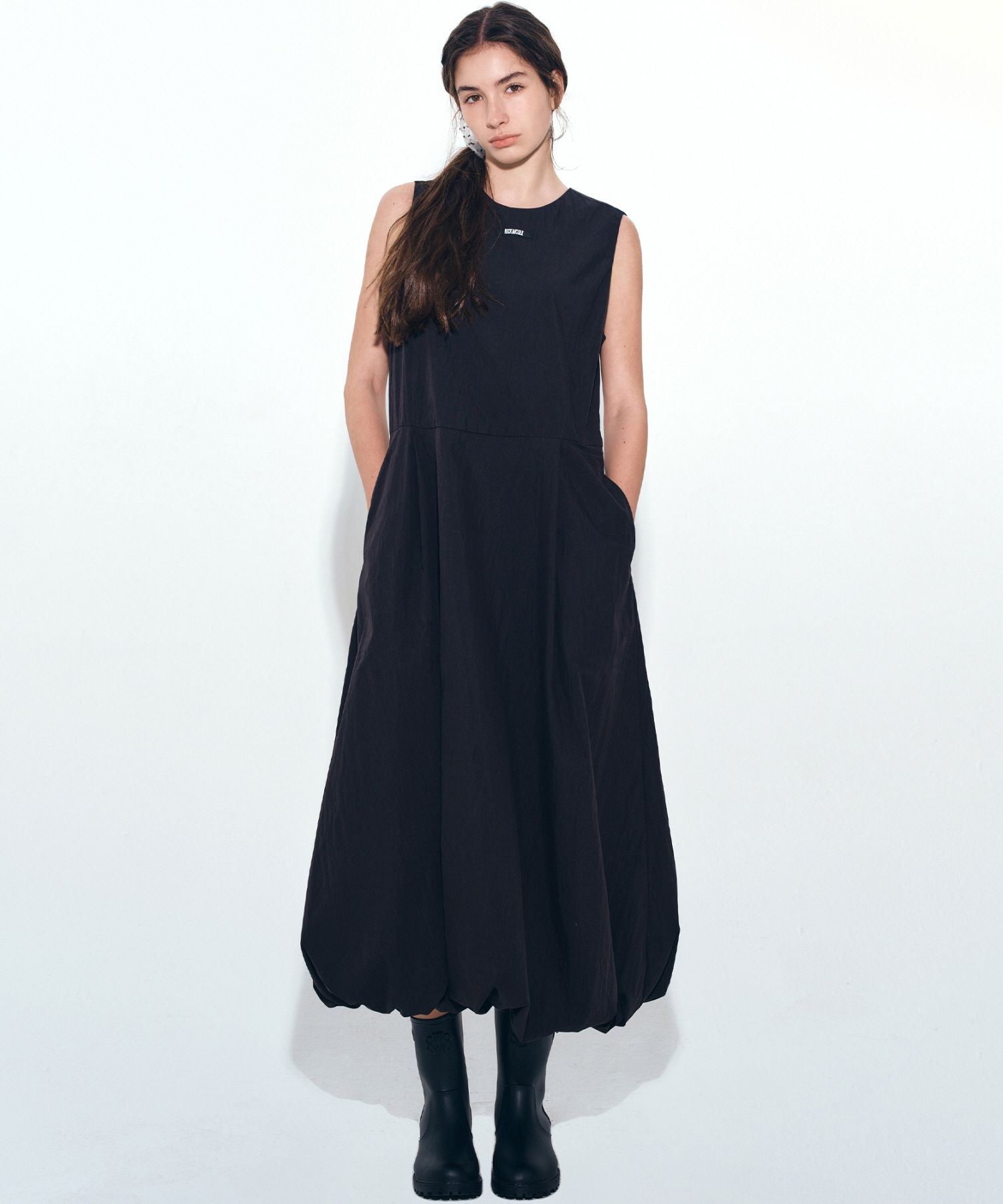 MUSINSA公式 | NICK&NICOLE BALLOON SLEEVELESS LONG DRESS_BLACK