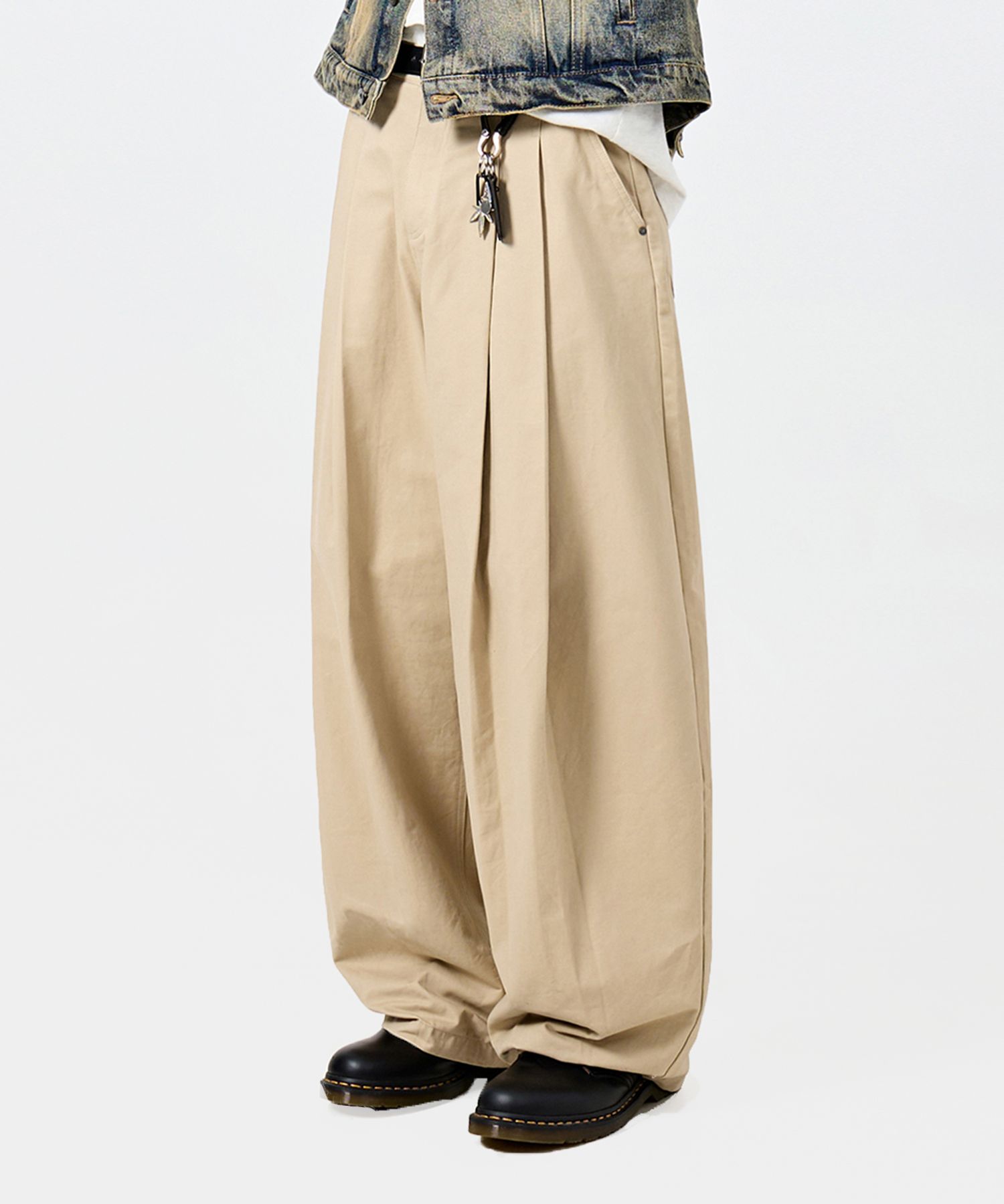 MUSINSA | DIMITRI BLACK Adjustable Two-Tuck Wide Slacks_Cotton Chino Beige